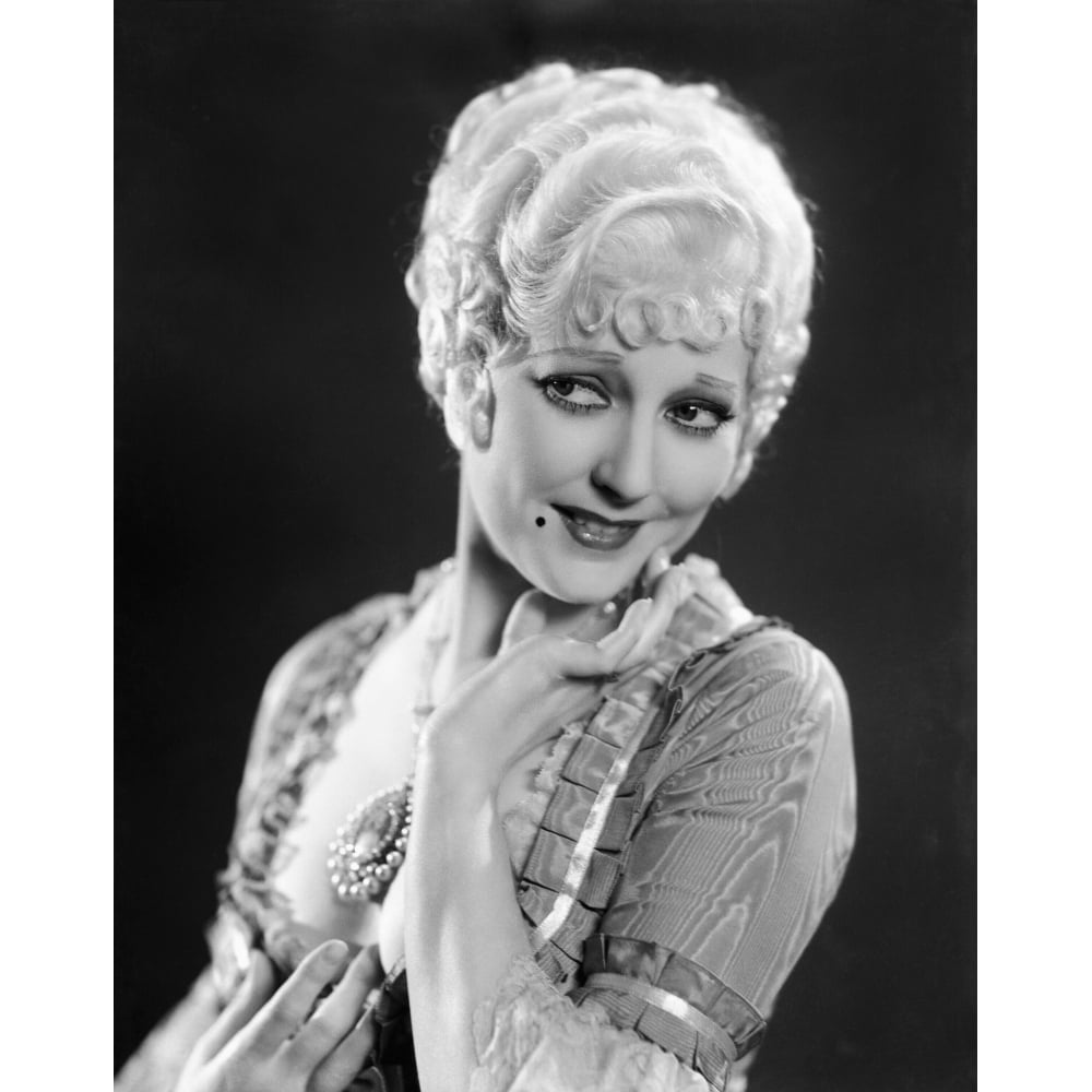 The Devil'S Brother Thelma Todd 1933 Photo Print (8 x 10) - Walmart.com