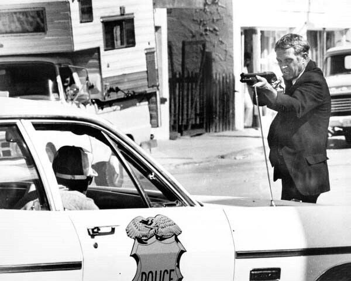 The Getaway 1972 Steve McQueen aims shotgun ay police car 24x30 inch ...