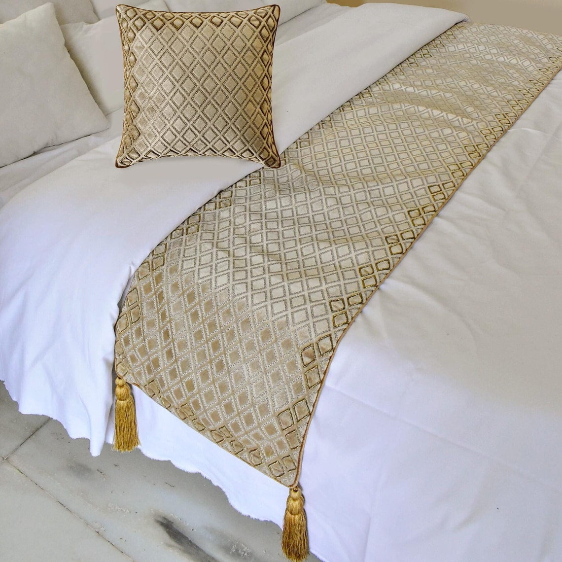 The HomeCentric King / Queen / Twin Gold Decorative Bed Runner King 90 ...
