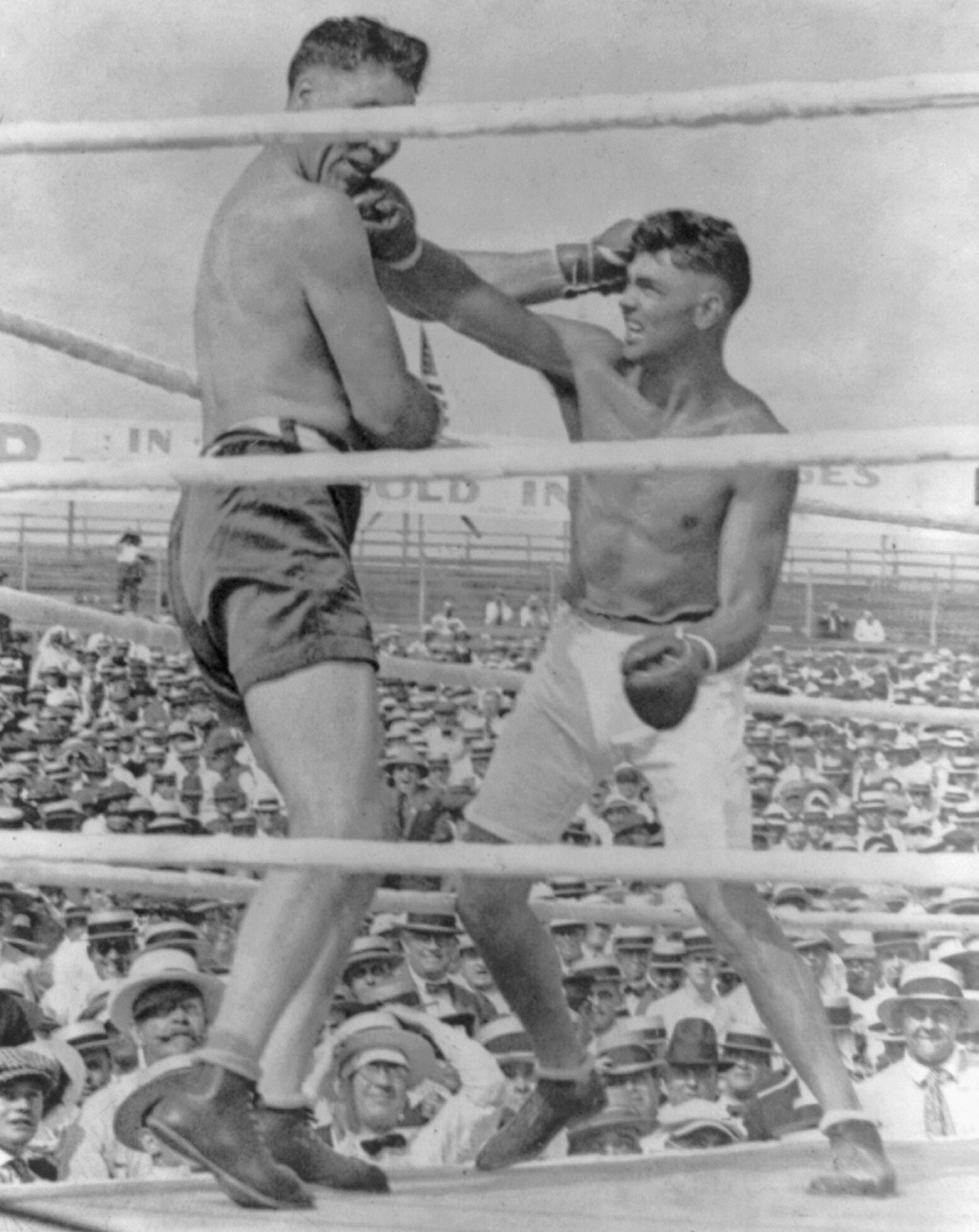 The Knockout Blow In The Jack Dempsey-Jess Willard Fight History (18 x 24) - Walmart.com