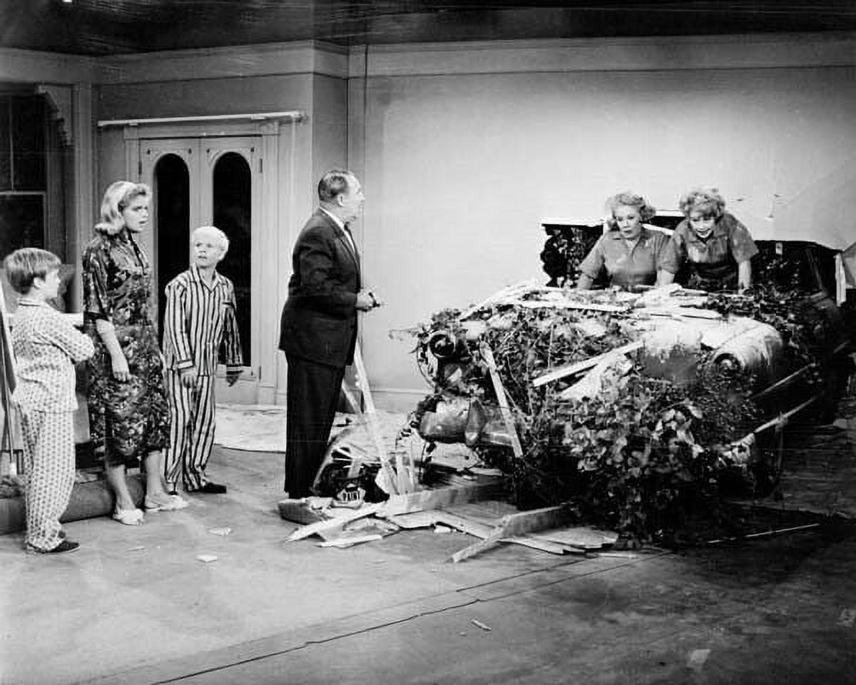 The Lucy Show Vivien Vance Lucille Ball Gale Gordon Car In House 8x10 Photo