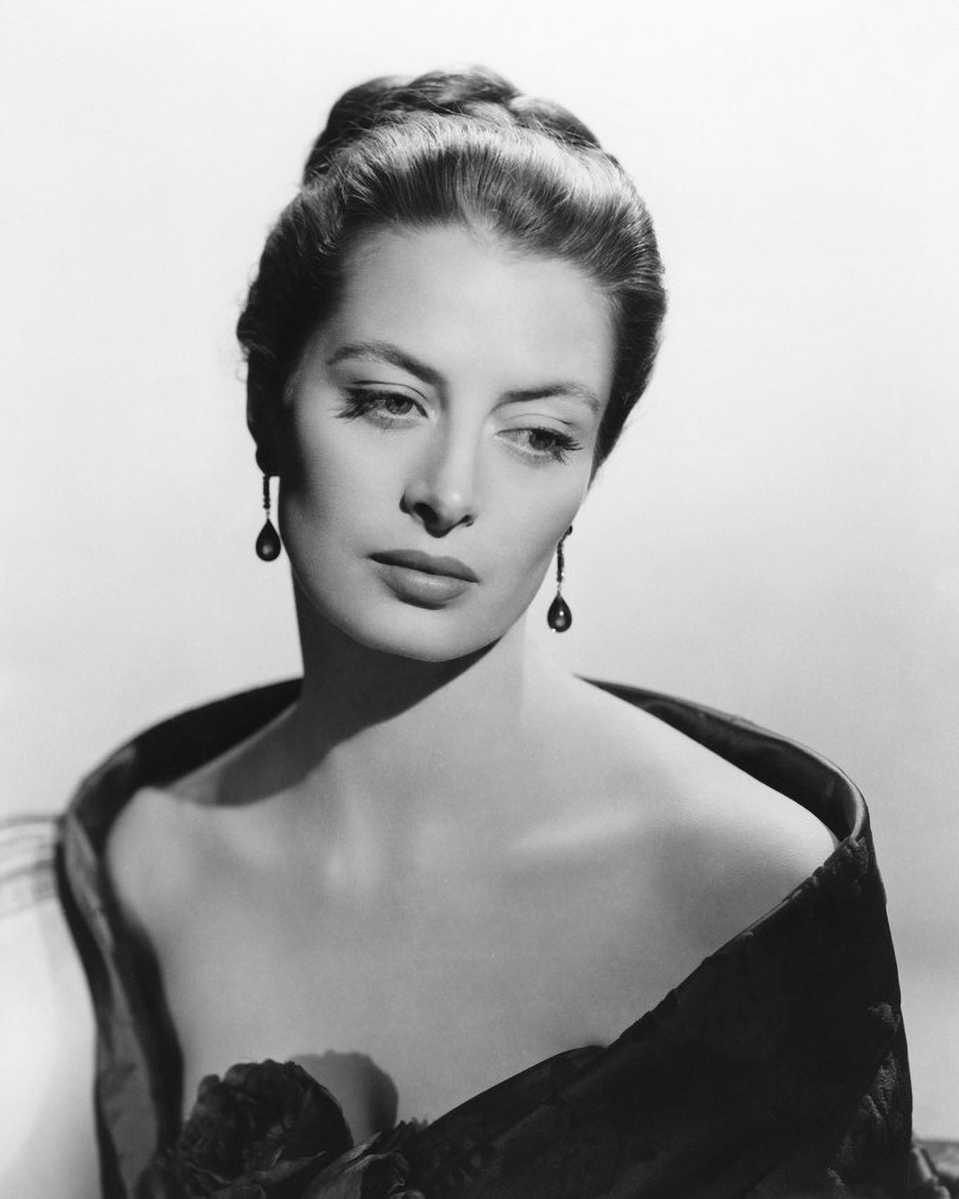 The Pink Panther Capucine Beautiful Studio Portrait 24x36 Classic ...