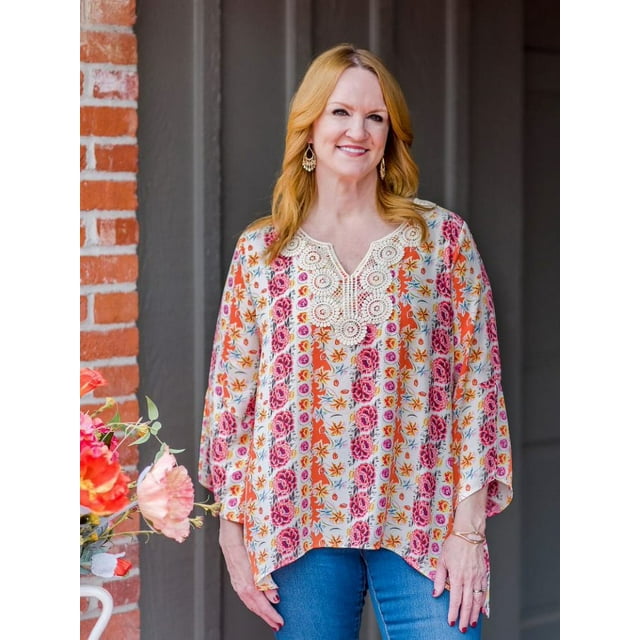 The Pioneer Woman Sharkbite Hem Embroidered Blouse with 3/4-Length ...