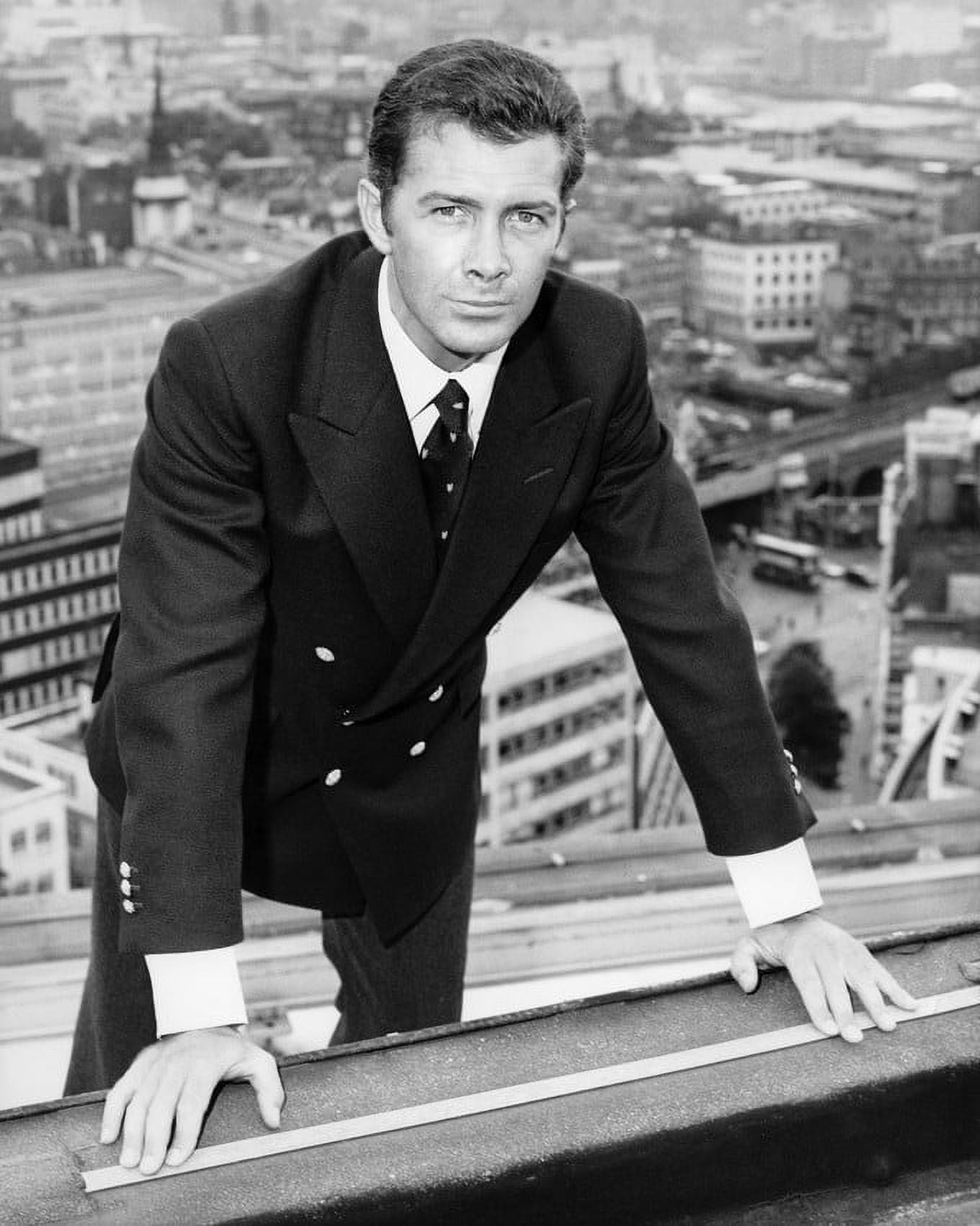 The Professionals Lewis Collins cult tv series as Bodie in blazer and ...
