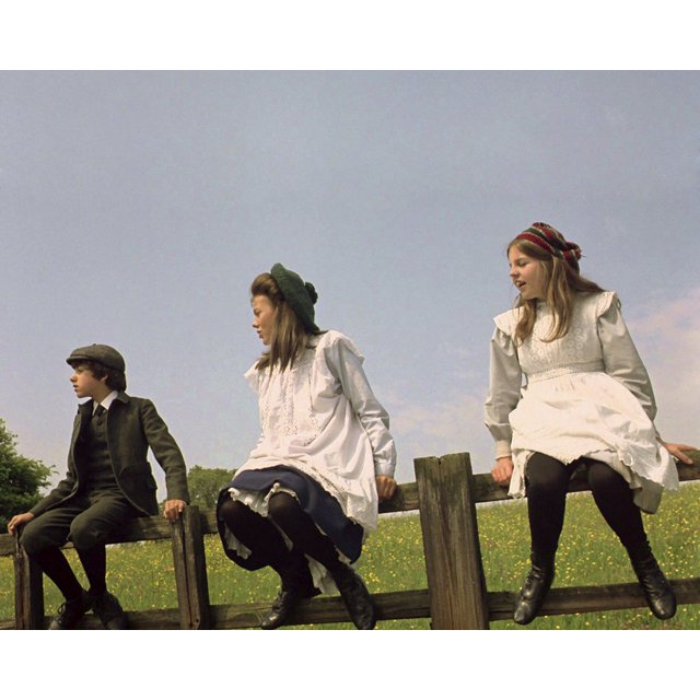 The Railway Children Jenny Agutter Sally Thomsett Set On Farm Fence ...