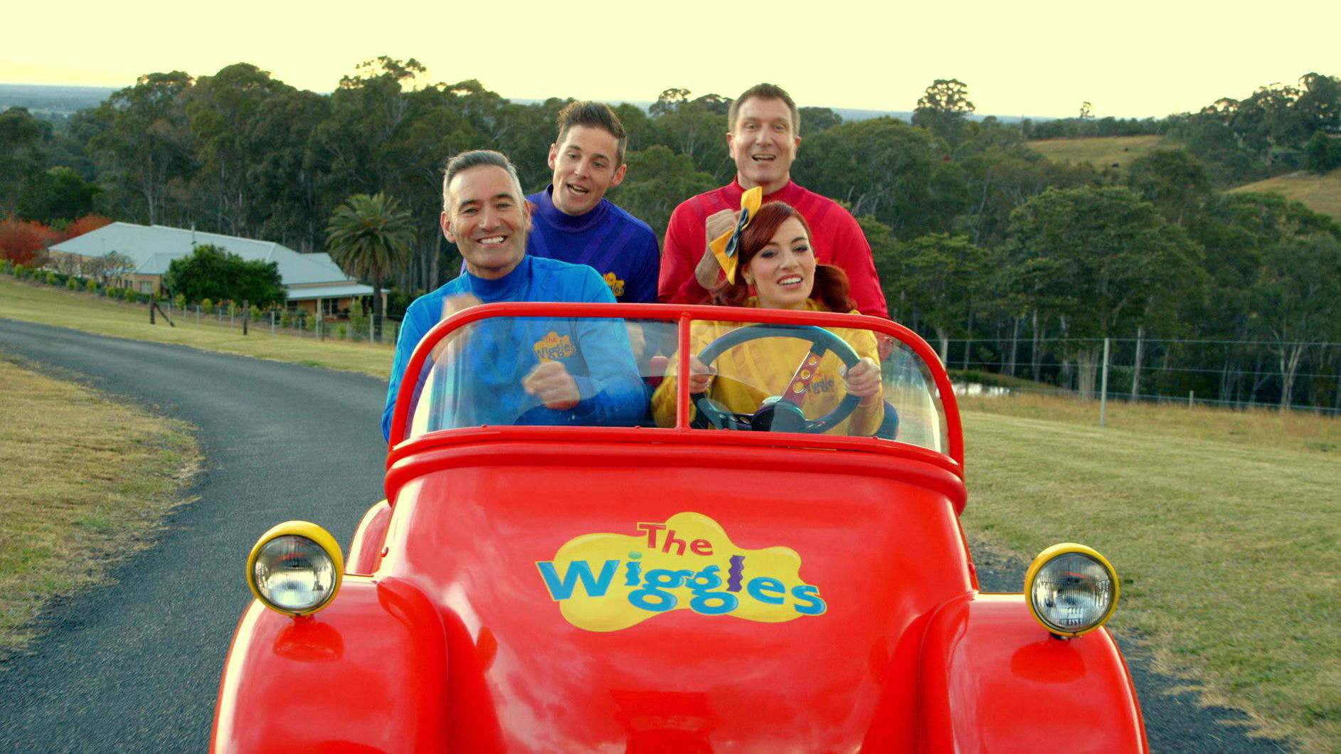 The Wiggles with Emma The Wiggles Car Edible Cake Topper Image ...