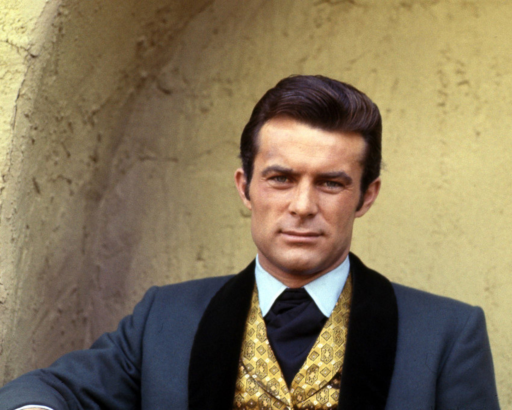 The Wild Wild West Robert Conrad In Suit And Fancy Waistcoat 24X36 ...