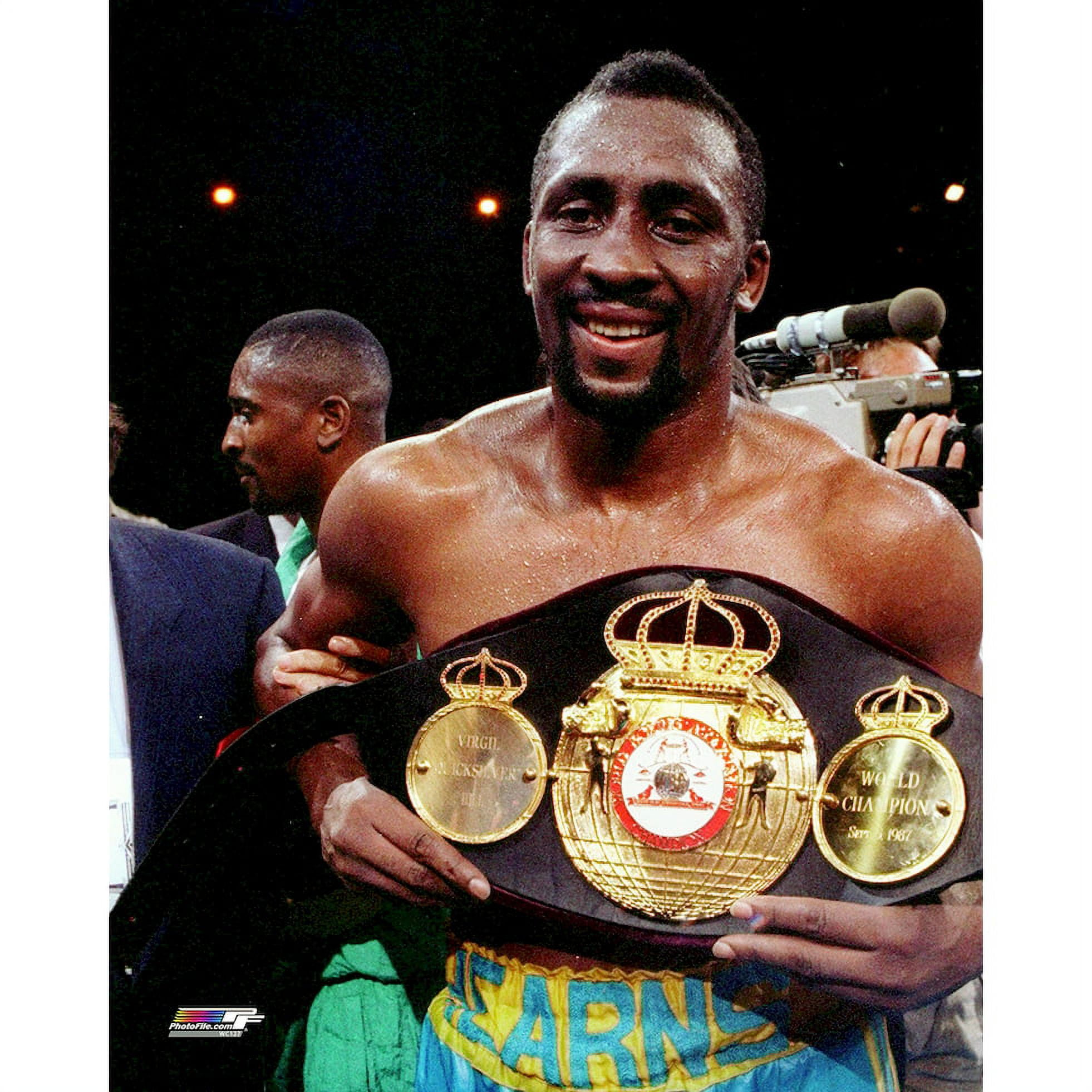 Thomas Hearns 1991 with Championship Belt 16"x20" Print - Walmart.com