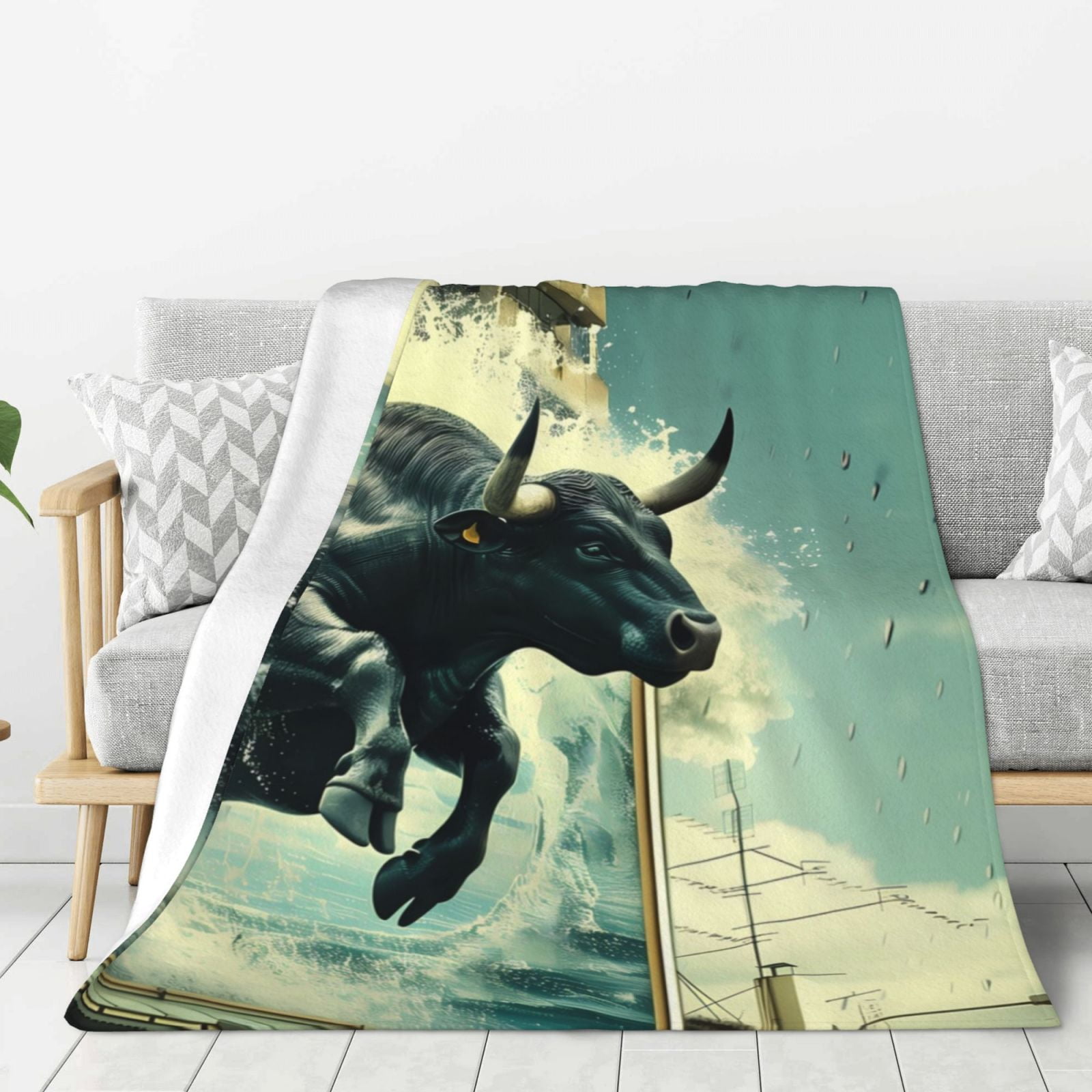 Throw Blanket for Couch Bed and Sofa, Bull Charging Through Waves Super ...