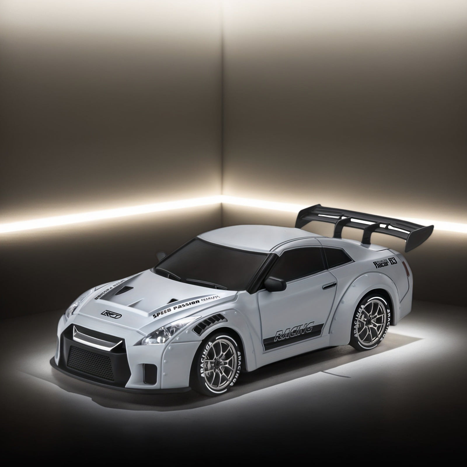 ThunderBolt 1:24 RC Drift Car - 2.4GHz Remote, LED Lights, 2 Tire Sets ...