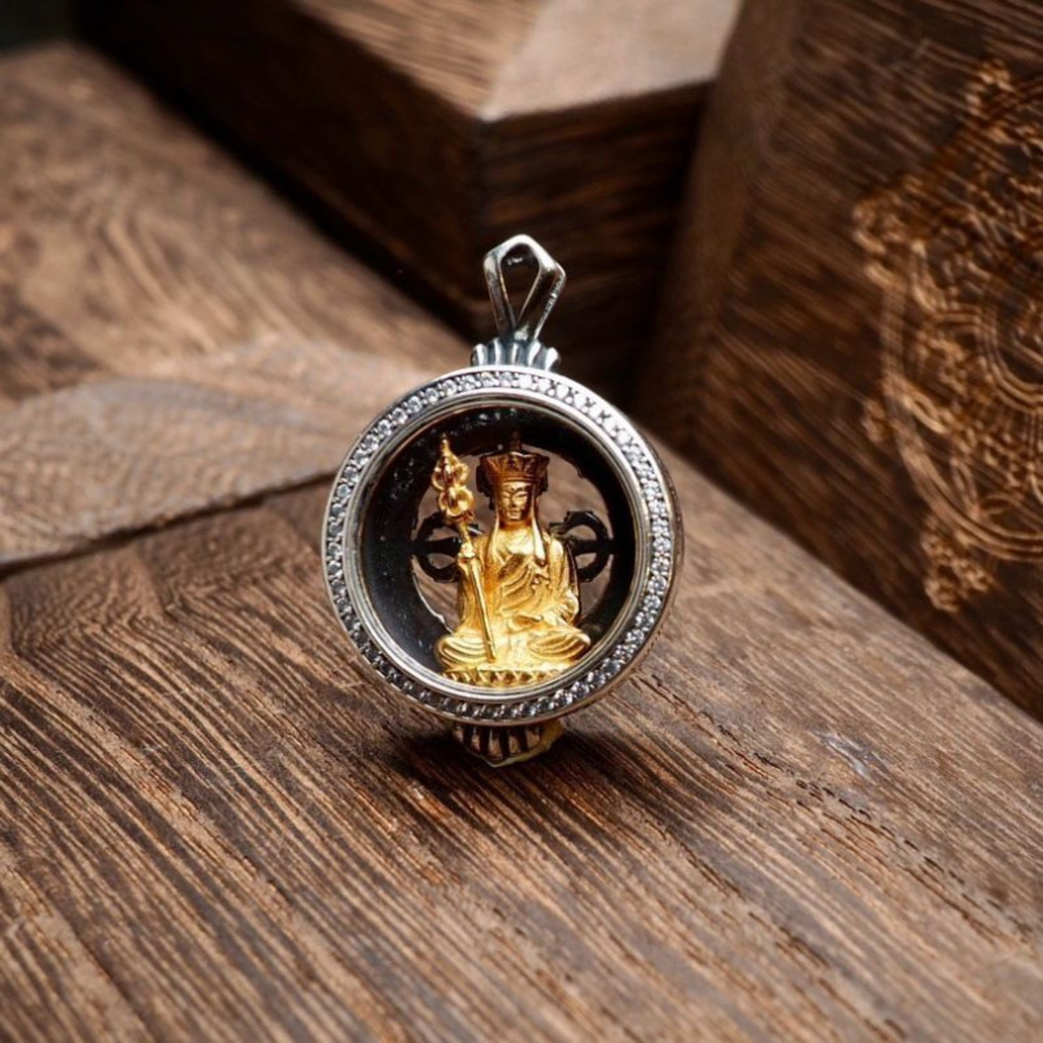 Tibetan Kṣitigarbha King Mini Buddha Pendant Portable Buddhist Amulet ...