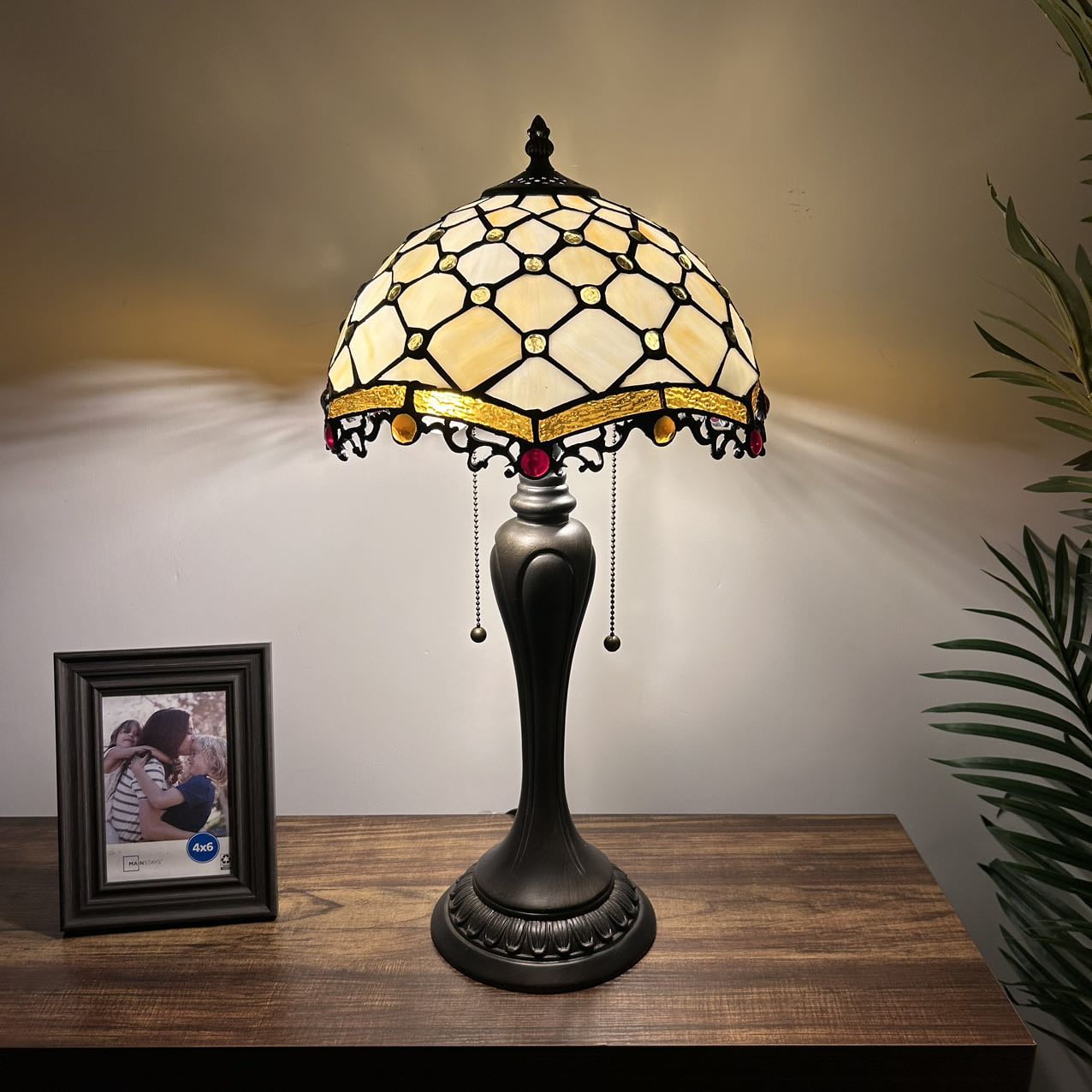 Tiffany Style Table Lamp Beige Stained Glass Crystal Beans Pull Chain ...