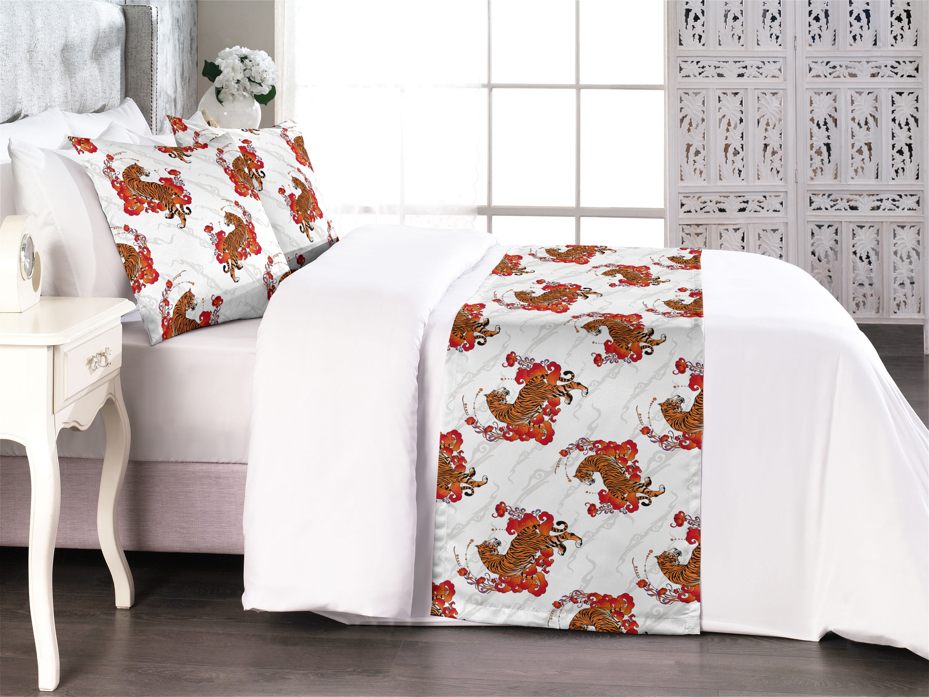 Tiger Bed Runner Set, Asian Style Animal with Swirly Pattern Wild Life ...