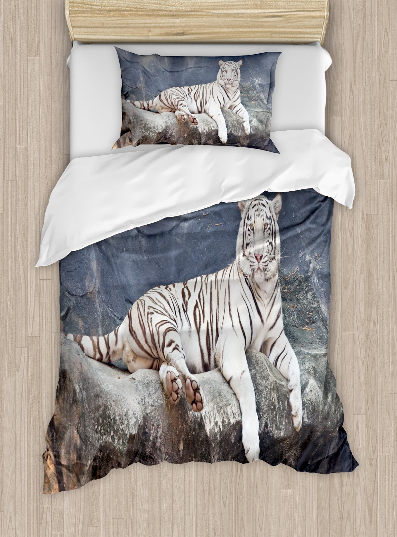Tiger Duvet Cover Set, Albino Cat Sitting on Rock Sublime Nature ...