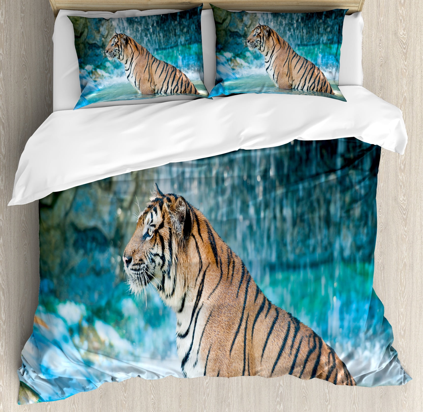 Tiger Duvet Cover Set, Feline Beast in Pond Searching for Prey Sumatra ...