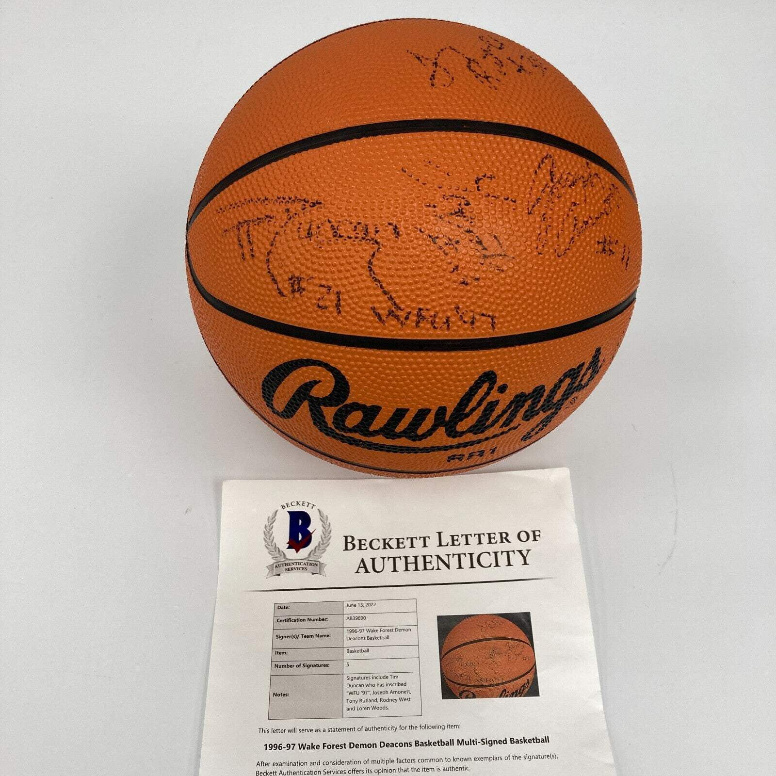 Tim Duncan Rookie 1996-97 Wake Forest Demon Deacons Signed Basketball ...