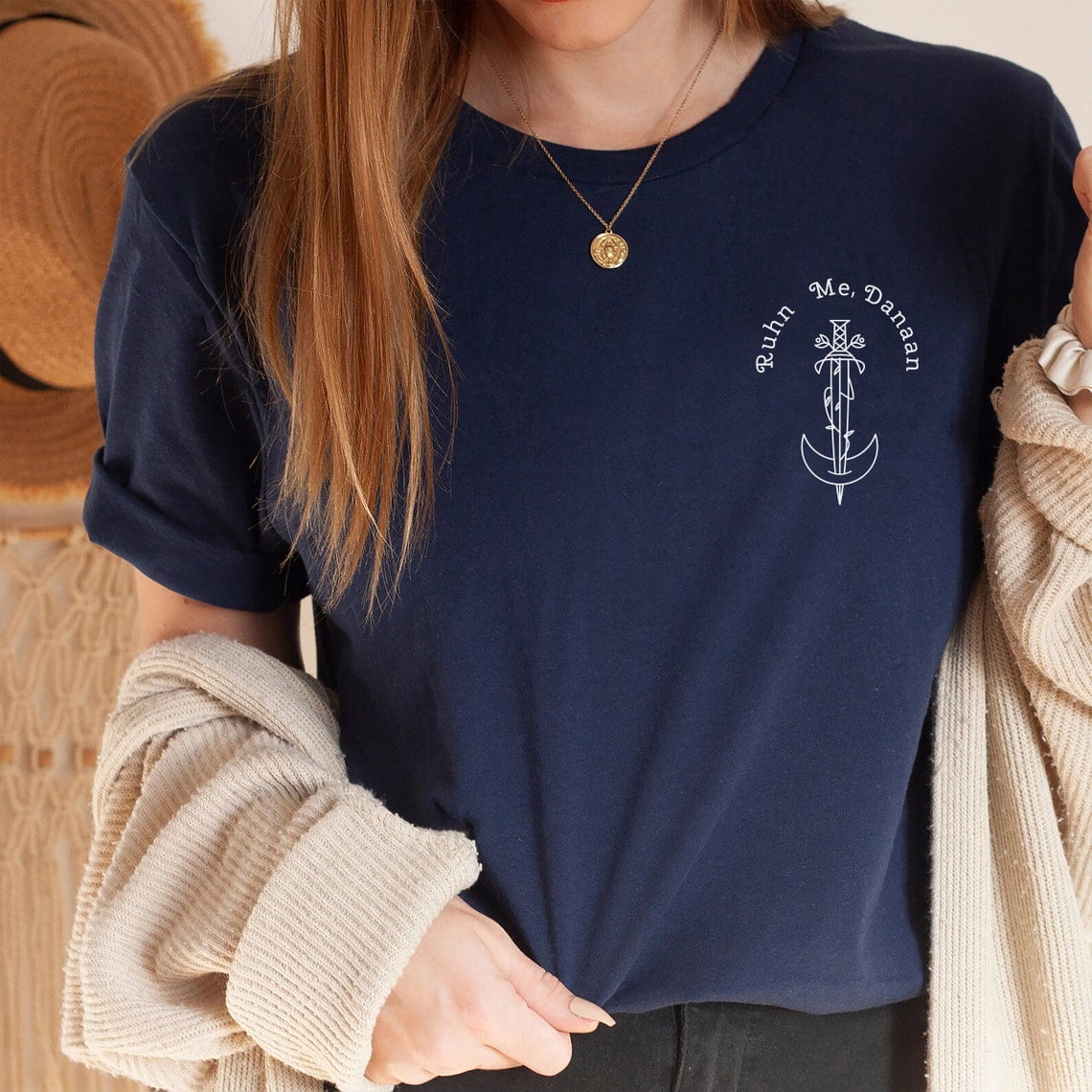 Tiny Hug Sjm - Ruhn Danaan Crown Prince Of The Vabaran Fae T-Shirt ...