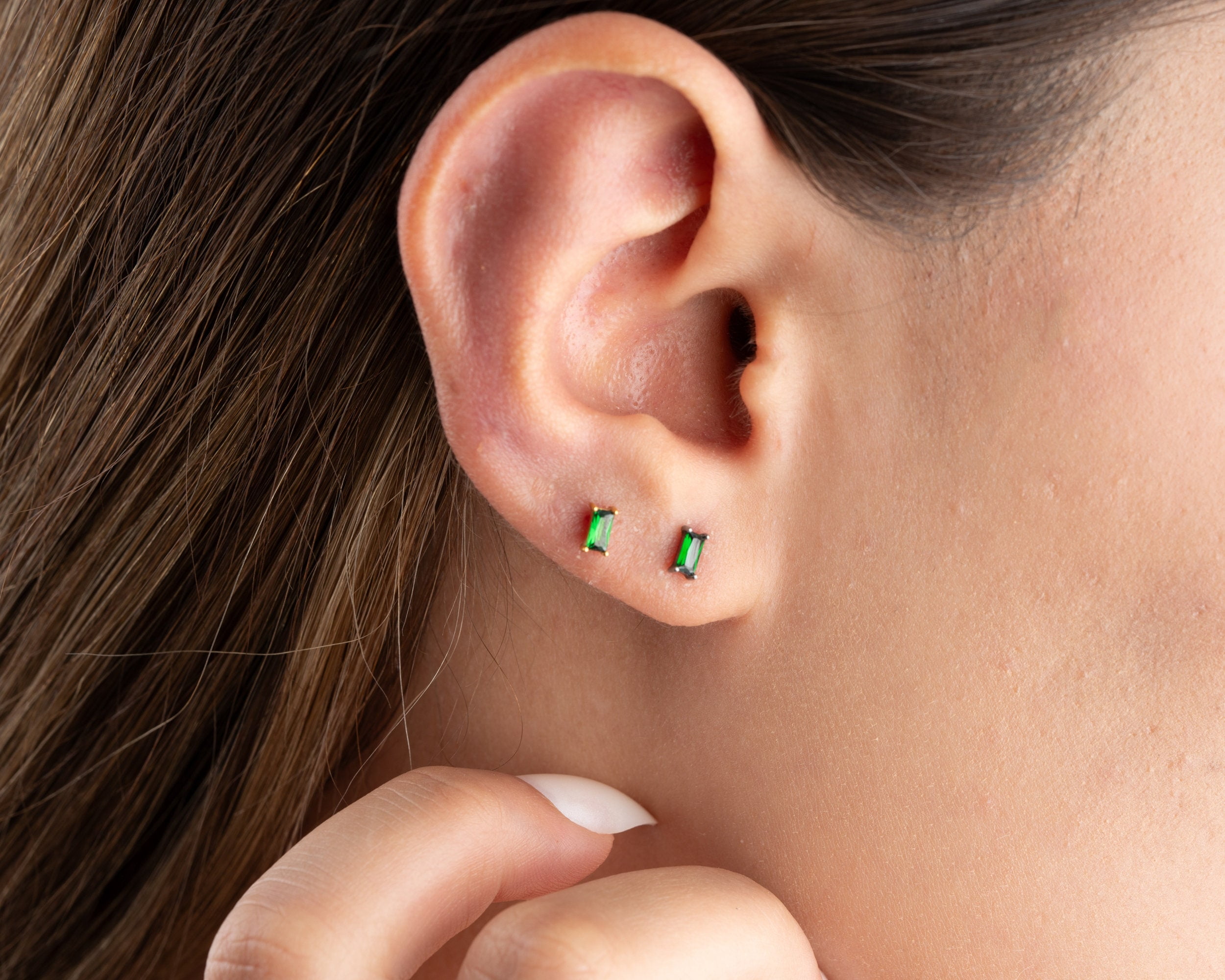 Titanium Emerald Baguette Push Pin Flat Back Labret stud â€¢ Threadless ...