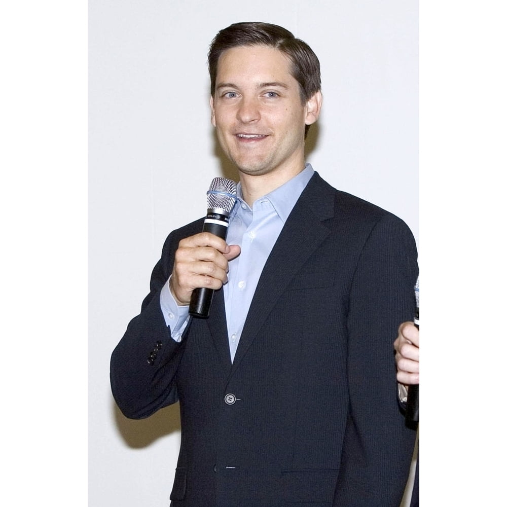 Tobey Maguire Inside For Kids Visit Tobey Maguire At Exhibit Of Live ...