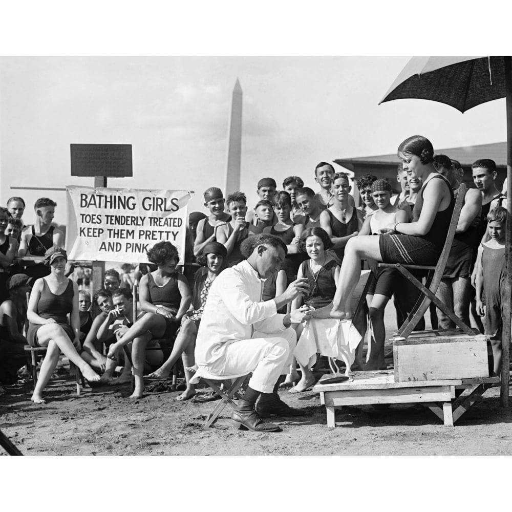 Toe Doctor 1922. Na Toe Doctor Inspecting Ladies' Feet On A Beach In ...