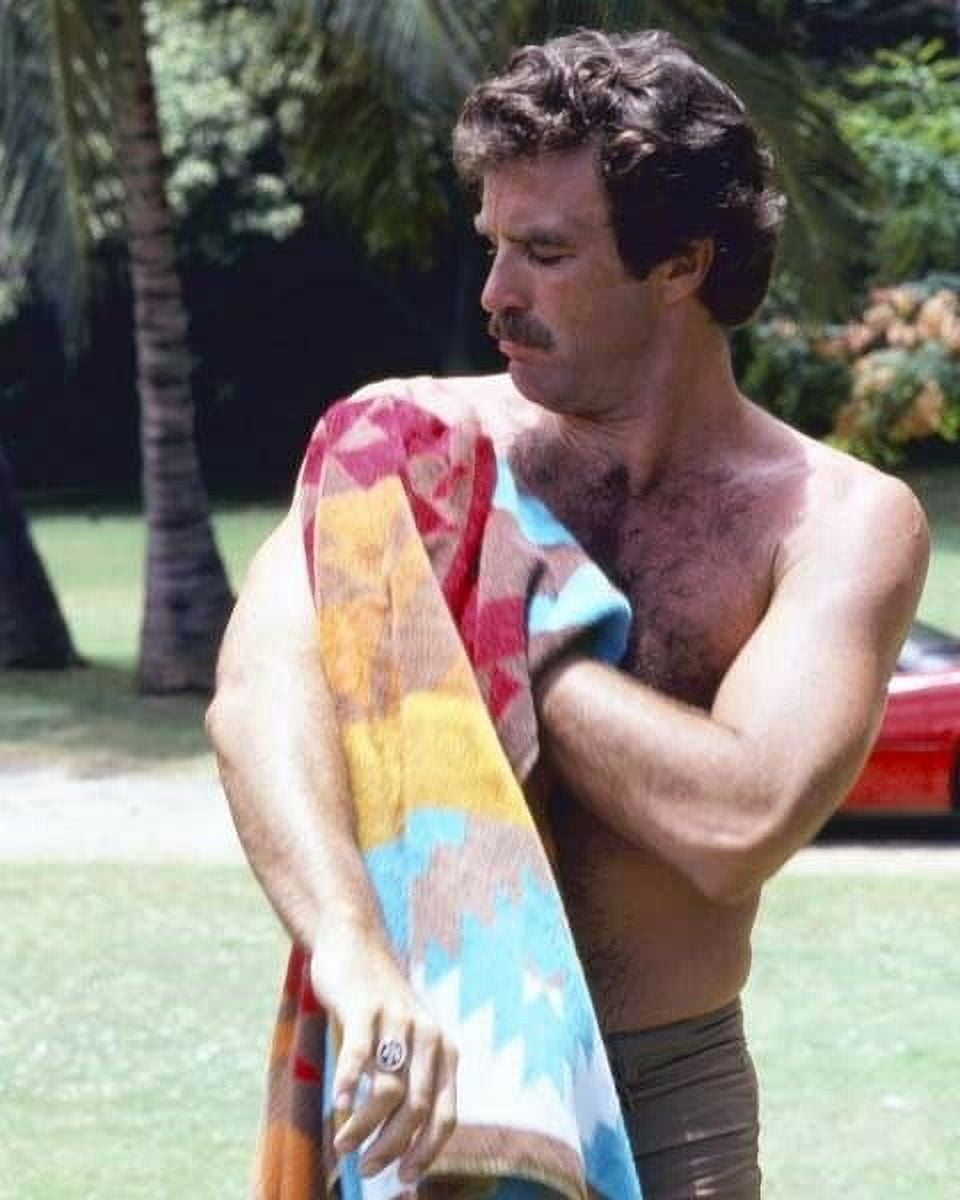 Tom Selleck beefcake bare chested dries himself with towel Magnum ...
