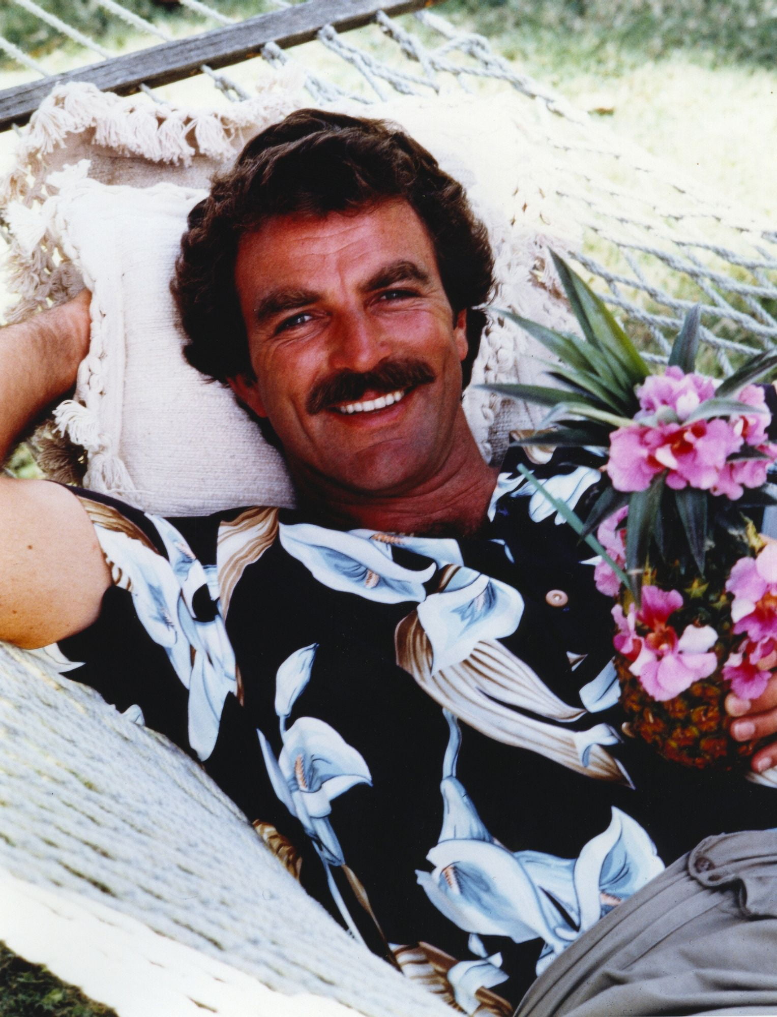 Tom Selleck in Floral Polo Portrait Photo Print (8 x 10) - Walmart.com