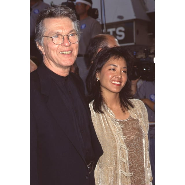Posterazzi Tom Skerritt & Julie Tokashiki "Contact" Premiere 16" x 20 ...