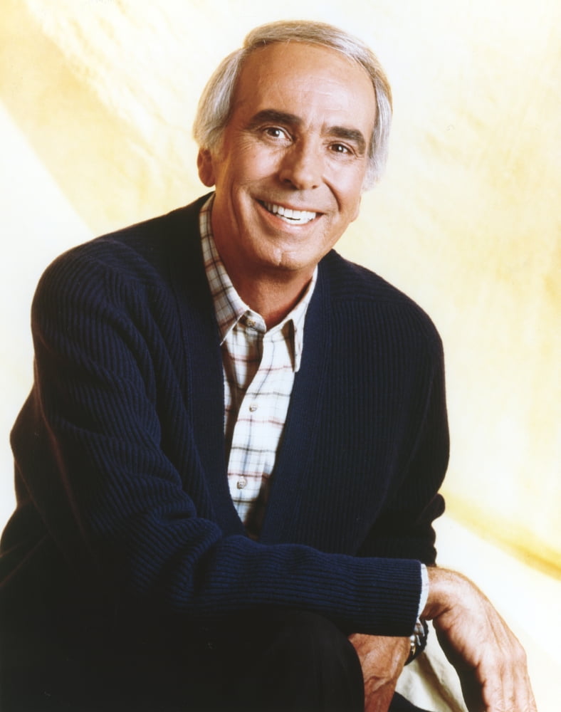 Tom Snyder smiling in Portrait Photo Print (8 x 10) - Walmart.com