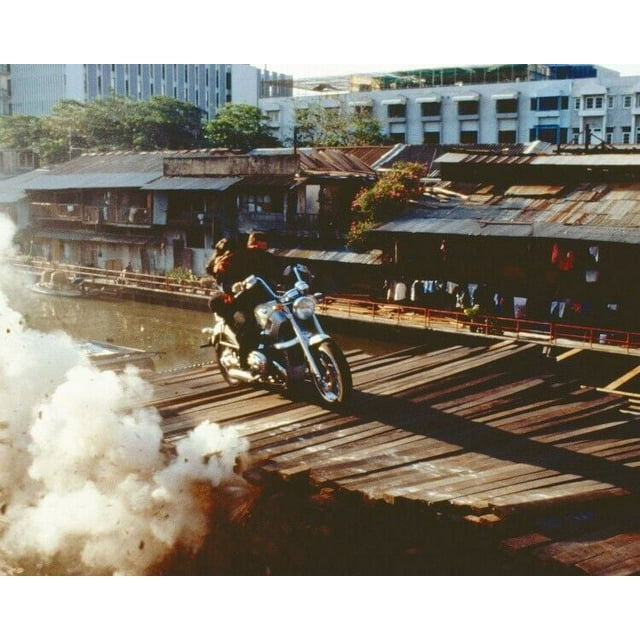 Tomorrow Never Dies Pierce Brosnan Michelle Yeoh on BMW R1200CC Bike 8x10 photo - Walmart.com