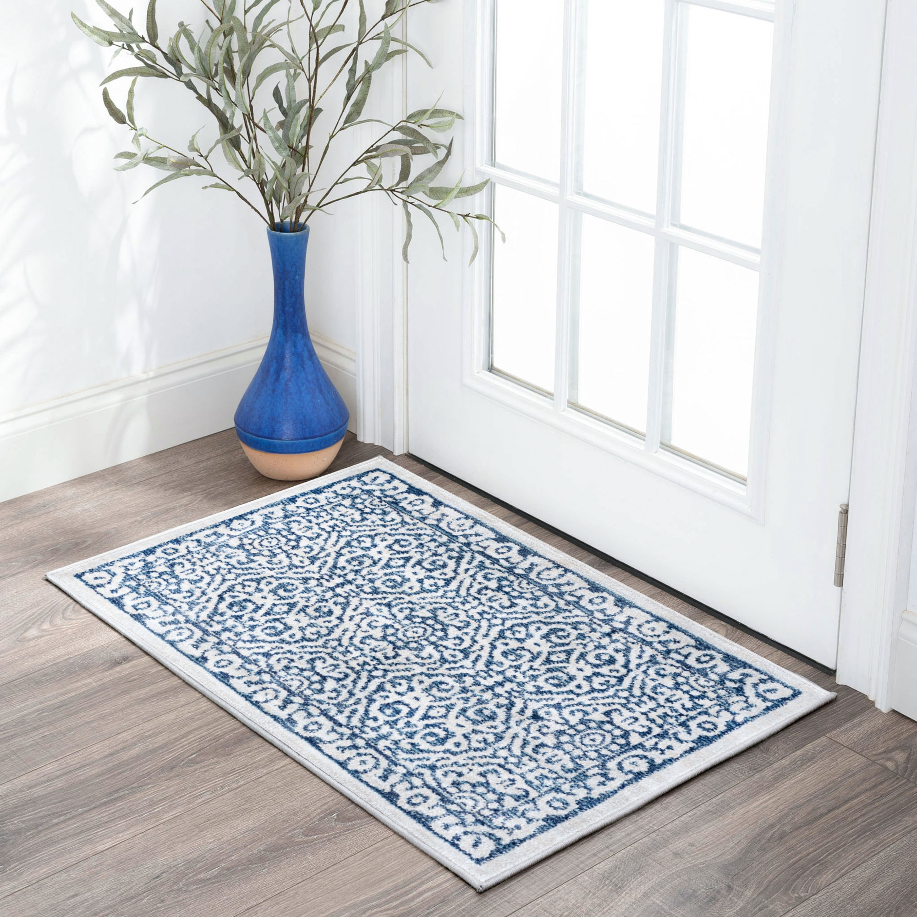 Traditional 2x3 Area Rug (2' x 3'4'') Floral Blue, Cream Indoor Scatter ...
