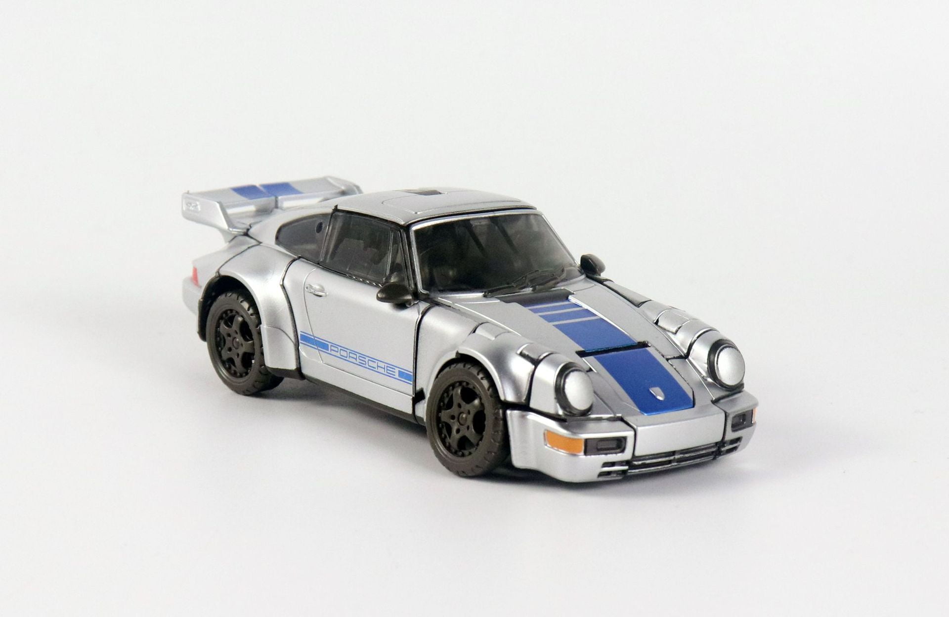 Puroxx Transformers Phantom Porsche 911 Action Figure, 7 Inches, ABS ...