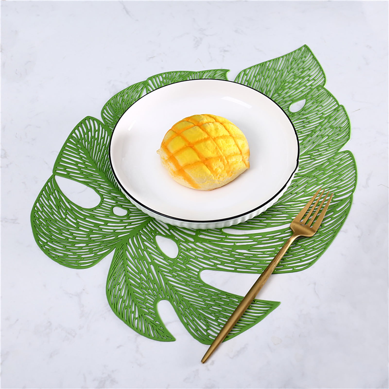 Travelwant Leaf Shaped Vinyl Placemats for Dinner Table Metallic ...