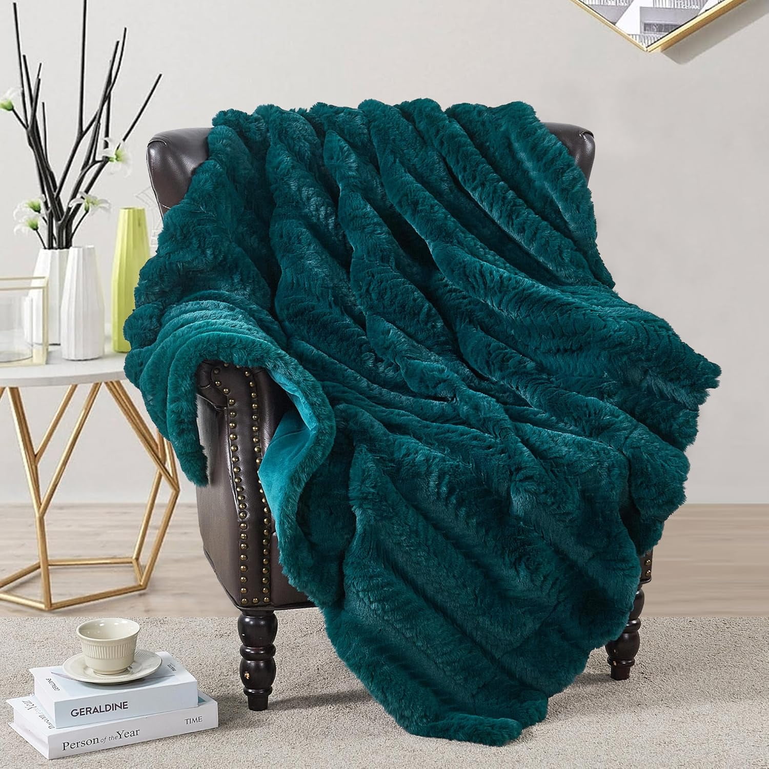 Tread Luxury Faux Fur Throw Blanket Reversible to Cozy Velvet, 680GSM ...