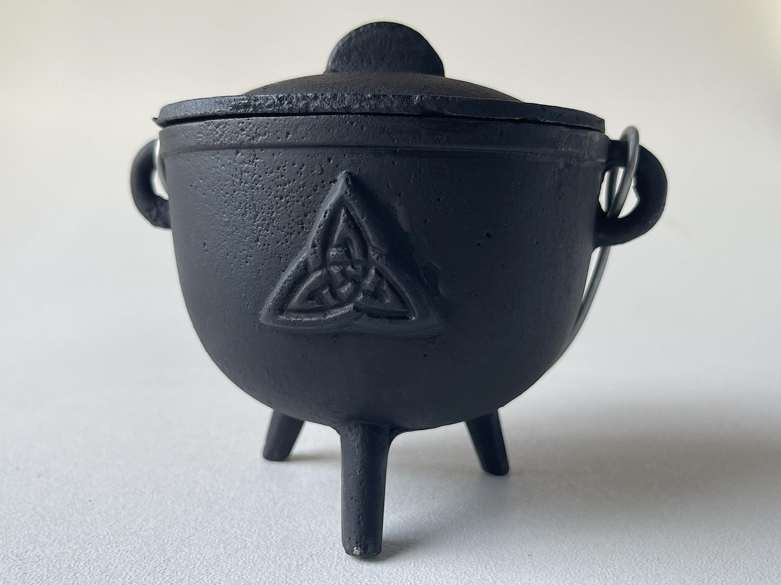 Triquetra Cast Iron Cauldron With Lid and Handle, Witches Cauldron ...