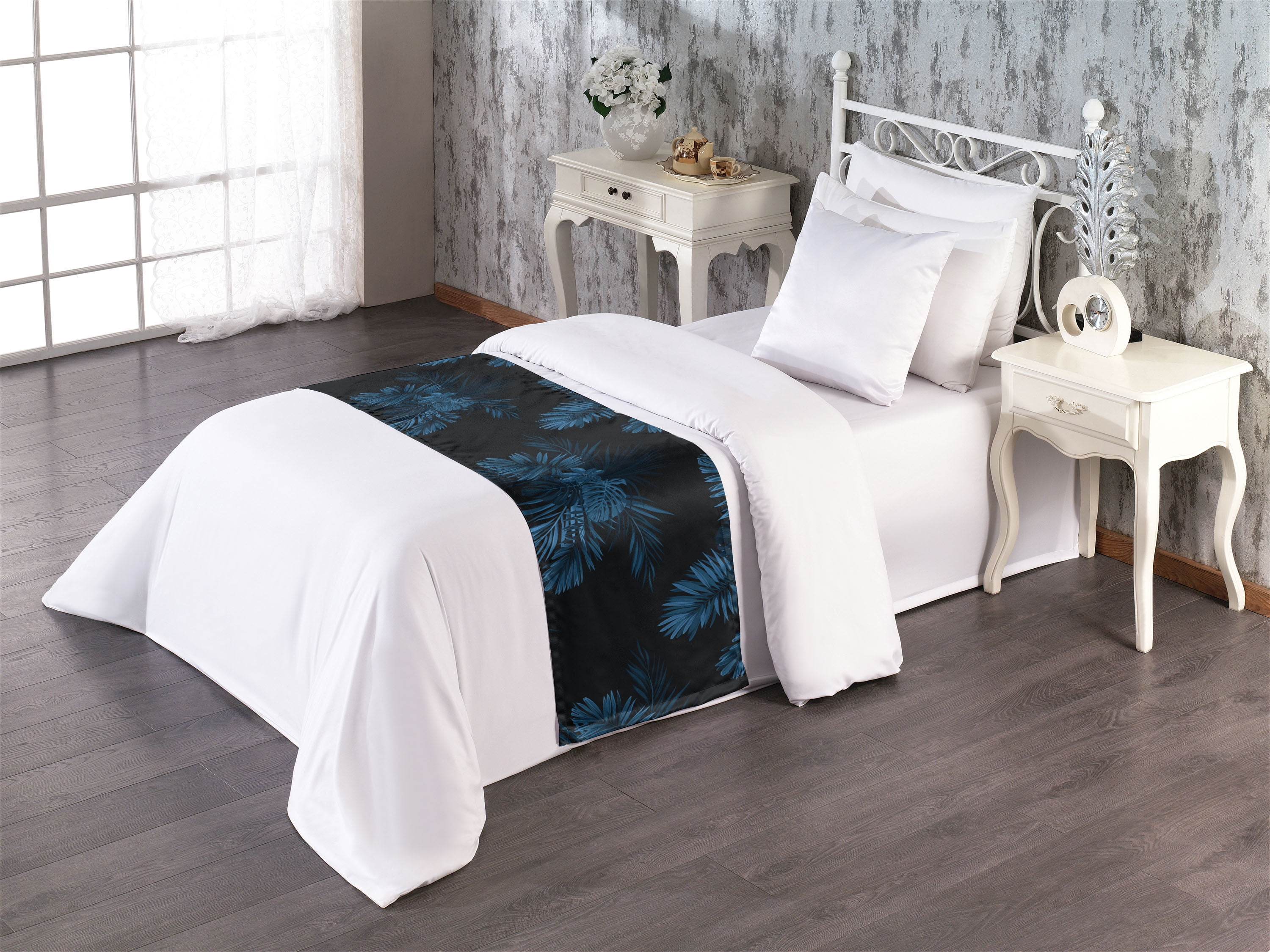 Tropical Bed Runner, Jungle Boho Design Exotic Phoenix Palm Trees ...