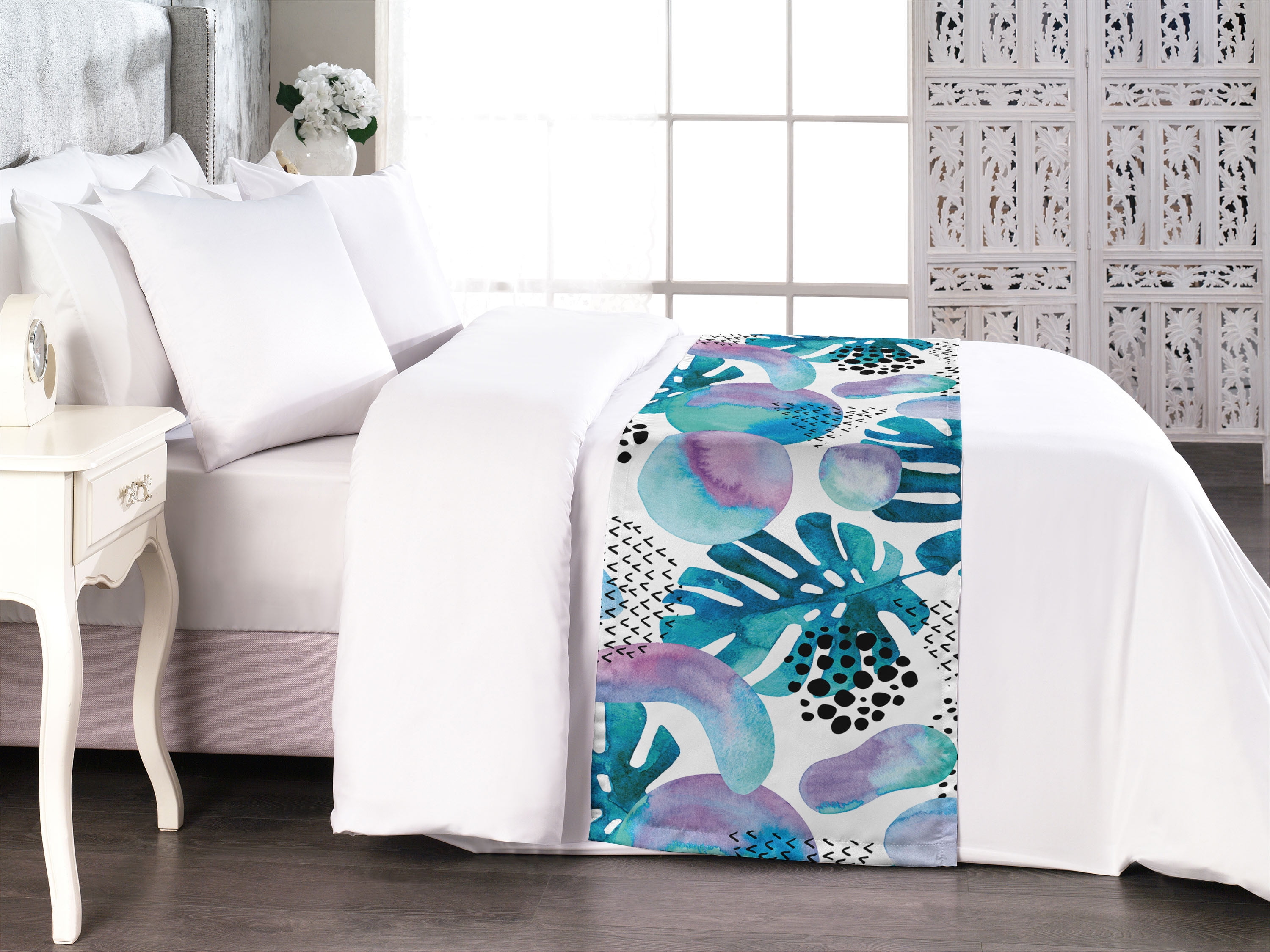 Tropical Boho Bed Runner, Soft Colors Palm Tree Leaves with Memphis Art Ornaments Abstract ...