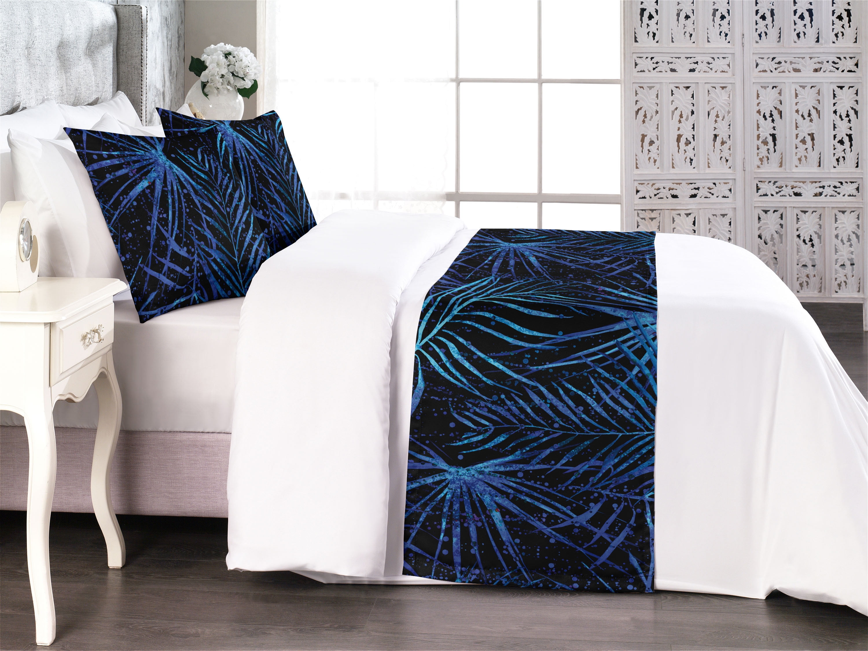 Tropical Leaves Bed Runner Set, Aquatic Colors Exotic Leafy Pattern ...