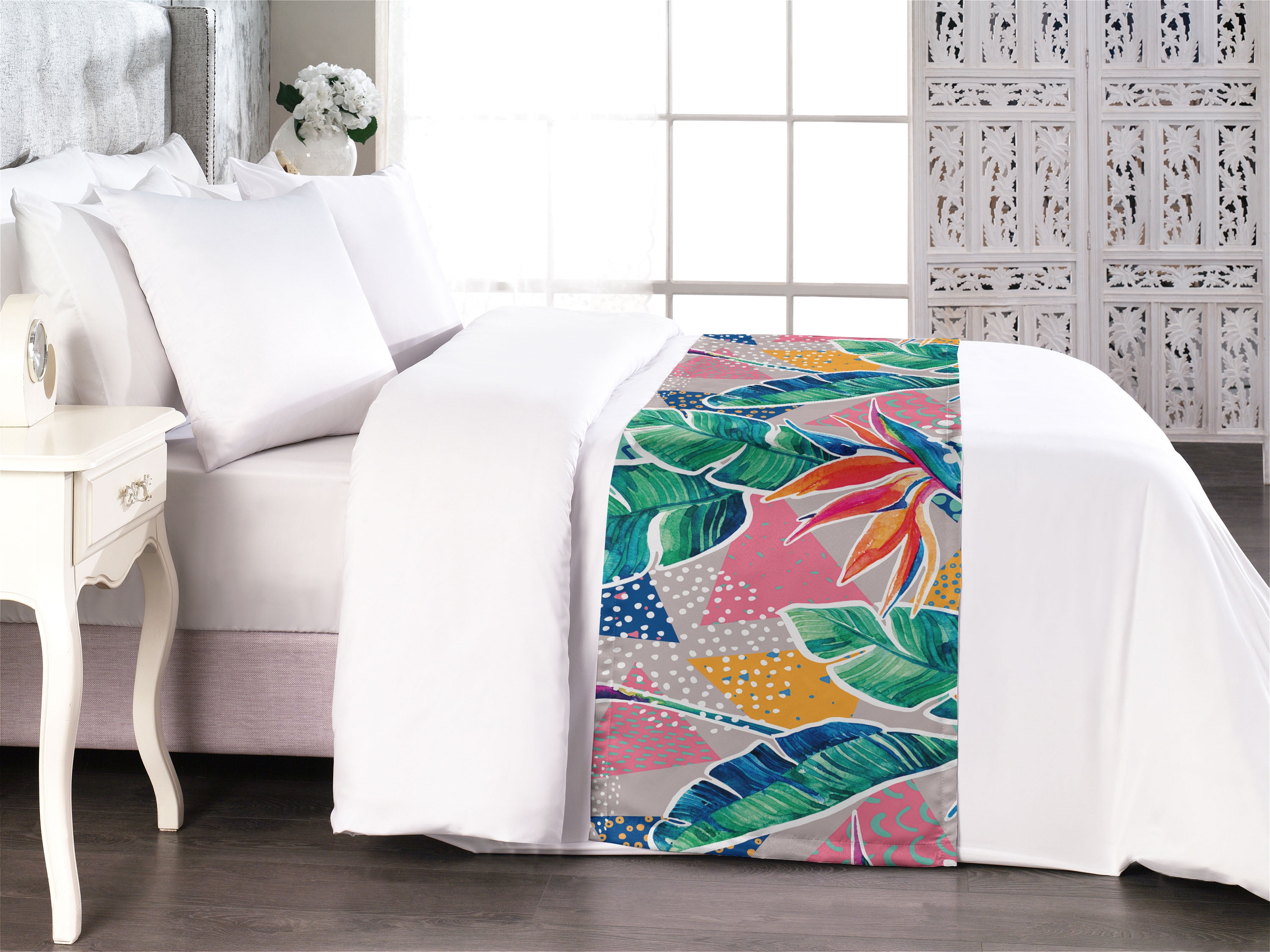 Tropical Vibes Bed Runner, Memphis Monstera Leaves and Abstract Round ...