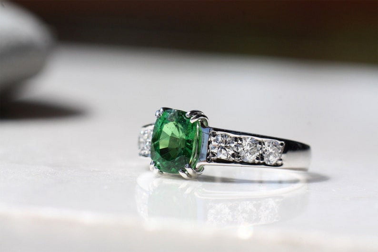 Tsavorite and Excellent Engagement ring, High end Jewellery Anniversary ...