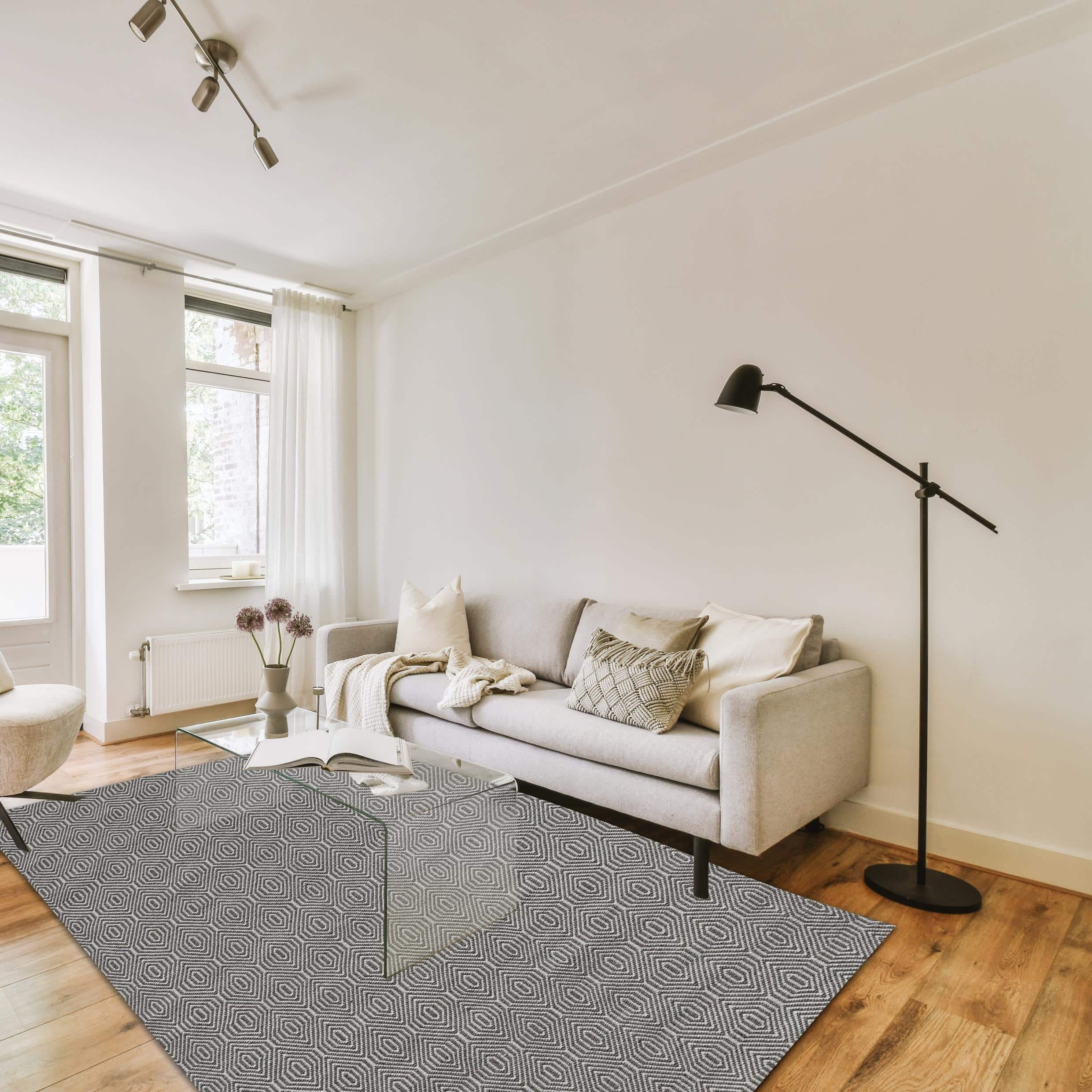 Tufty Home Handwoven Grey/Beige Coastal Flatweave Hexagon Patterned ...