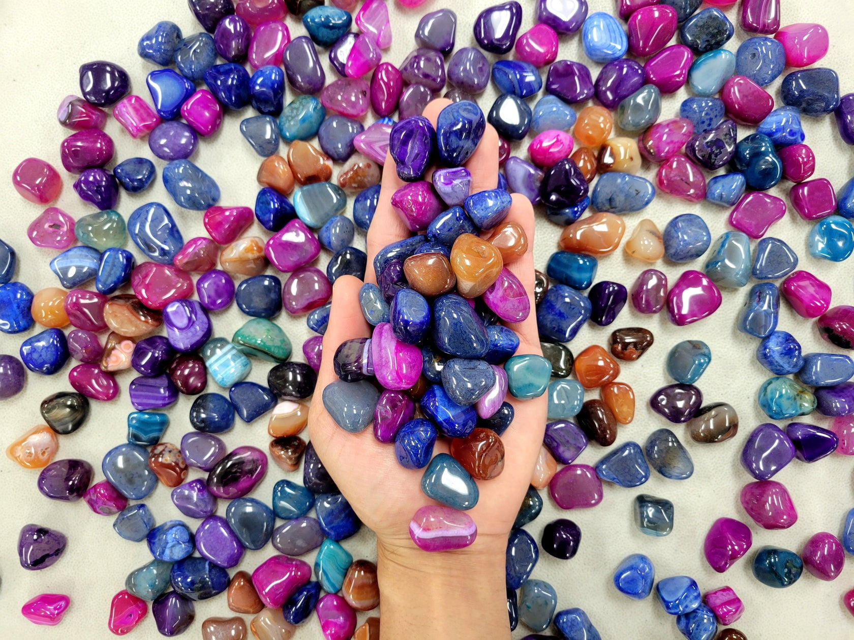 Tumbled Dyed Agate Crystal Stones Colorful Decorative Accents & Table ...