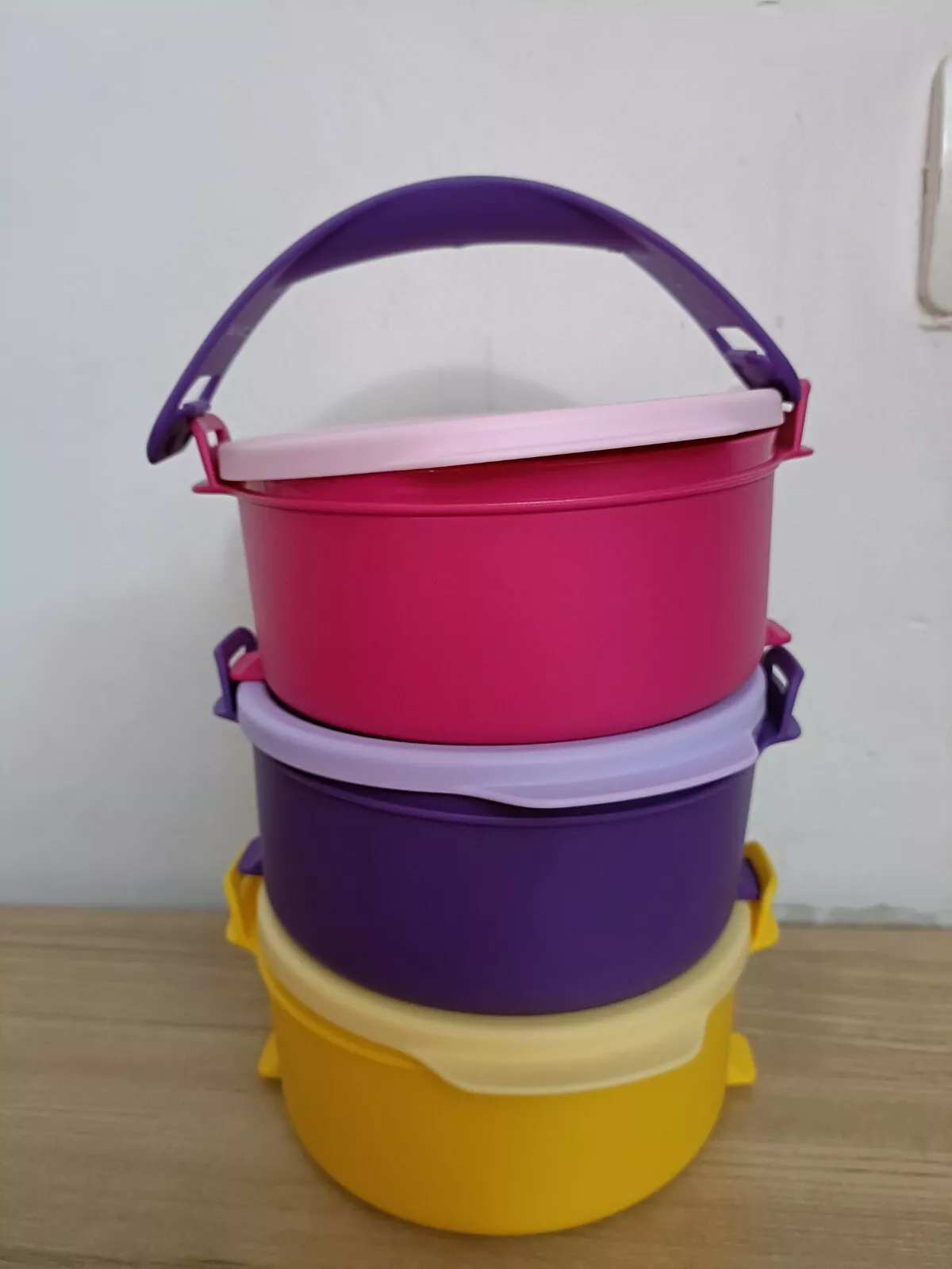 Tupperware Round Tupp Tiffin 3 Portion Spill Proof 500 Ml Capacity ...