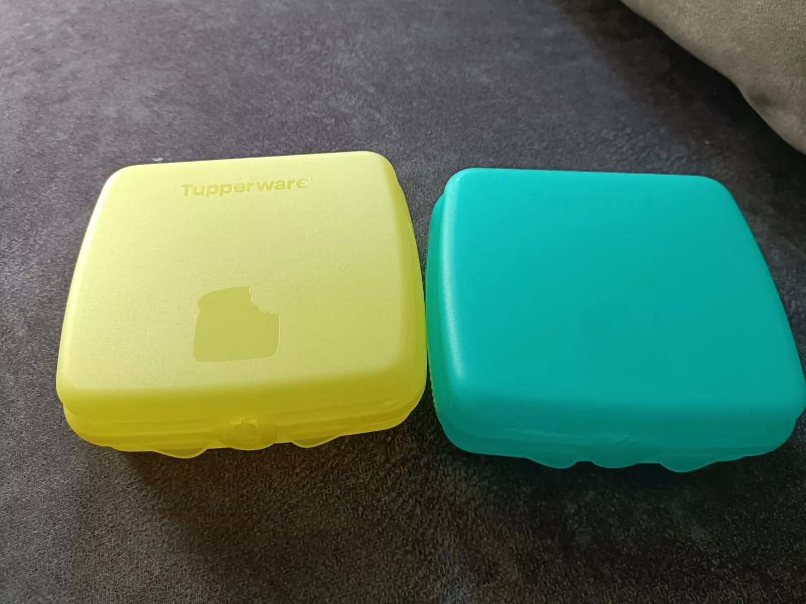 Tupperware Set Of 2 Sandwich Keeper Carry Sandwich In School Office ...