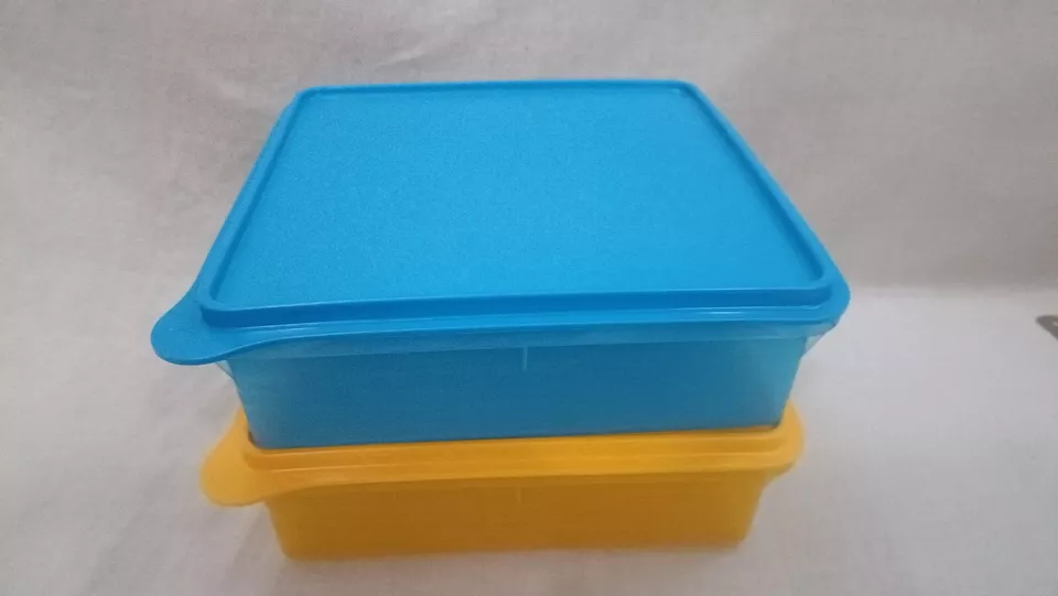 Tupperware Sweet Keeper Set Of 2 Store Cakes Muffins Square Food ...