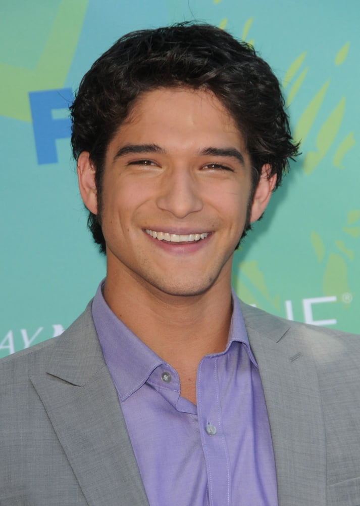 Tyler Posey At Arrivals For 2011 Teen Choice Awards - Arrivals, Gibson ...