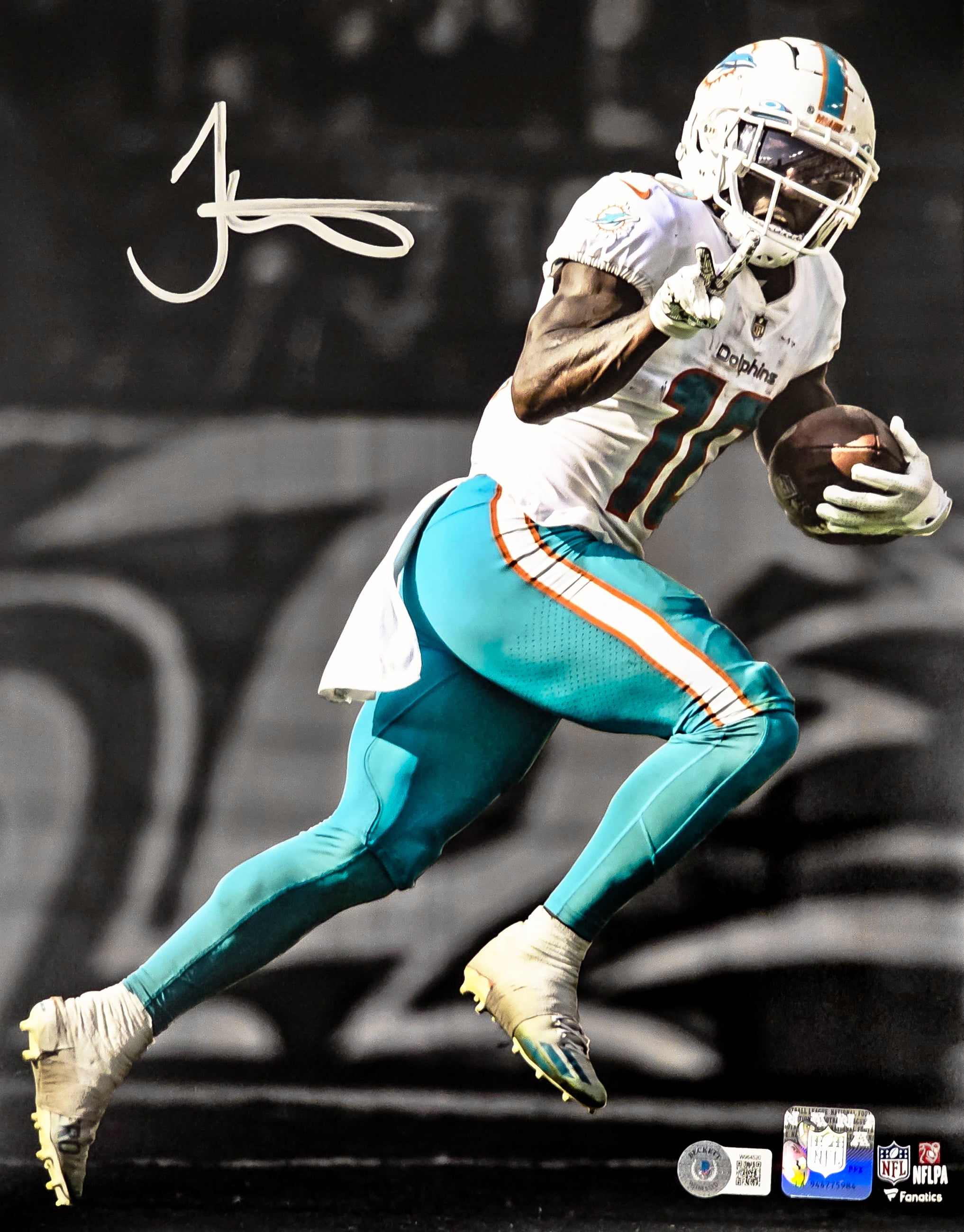 Tyreek Hill Autographed 11x14 Photo Miami Dolphins Spotlight Beckett ...