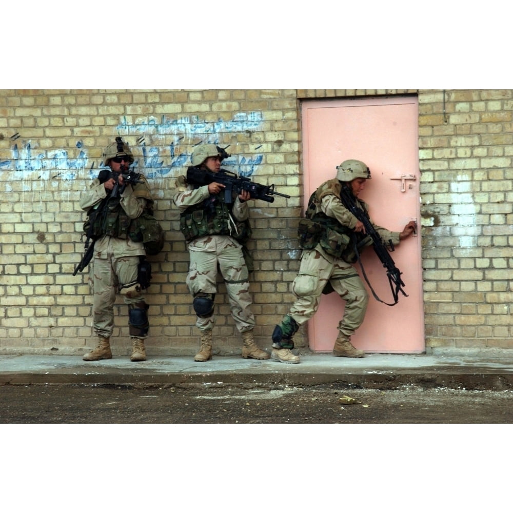 U.S. Army Soldiers Are Poised To Enter A Building In Fallujah Iraq ...