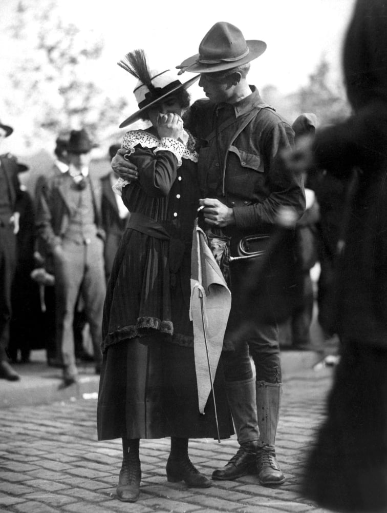 U.S. Soldier Saying Good Bye To His Weeping Sweetheart. The 71St ...