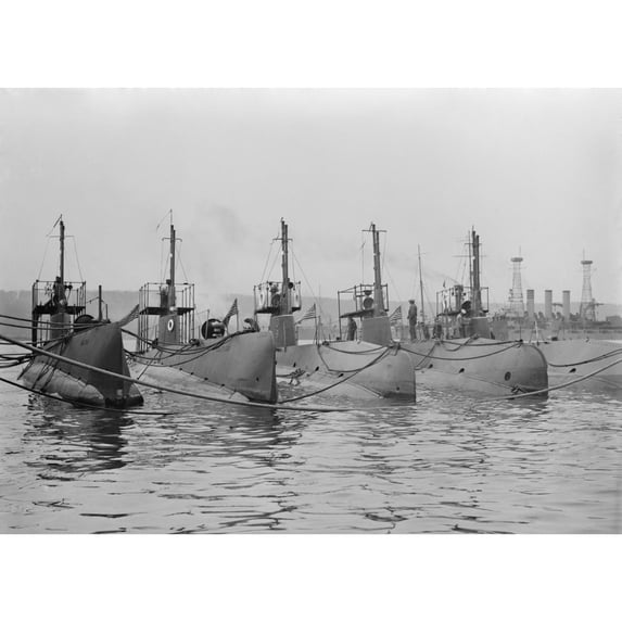 U.S. Submarines Participating In A Naval Review In New York City. 1911 ...