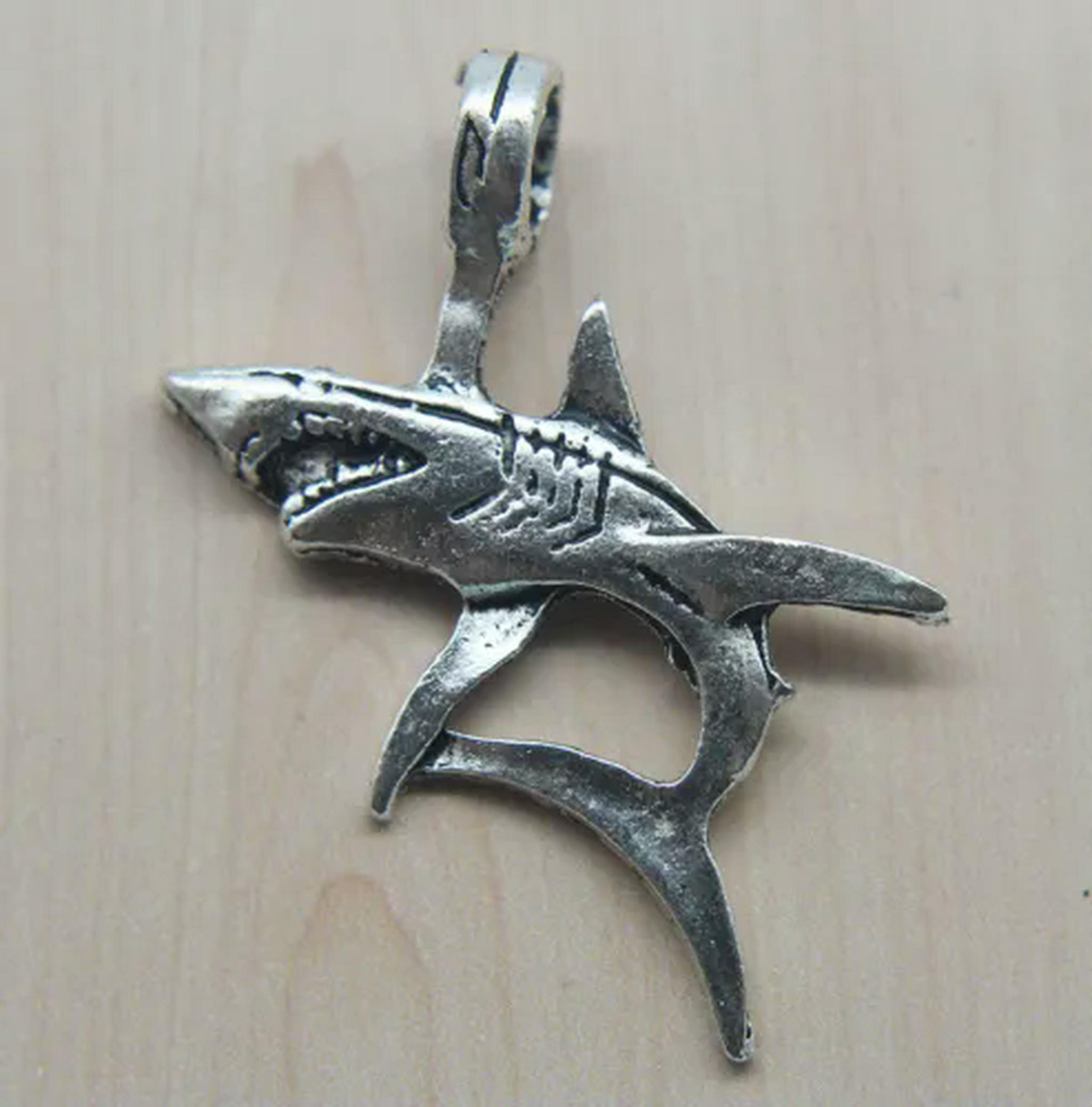 U8MO 10/30pcs retro style Big great white shark alloy charms pendant ...